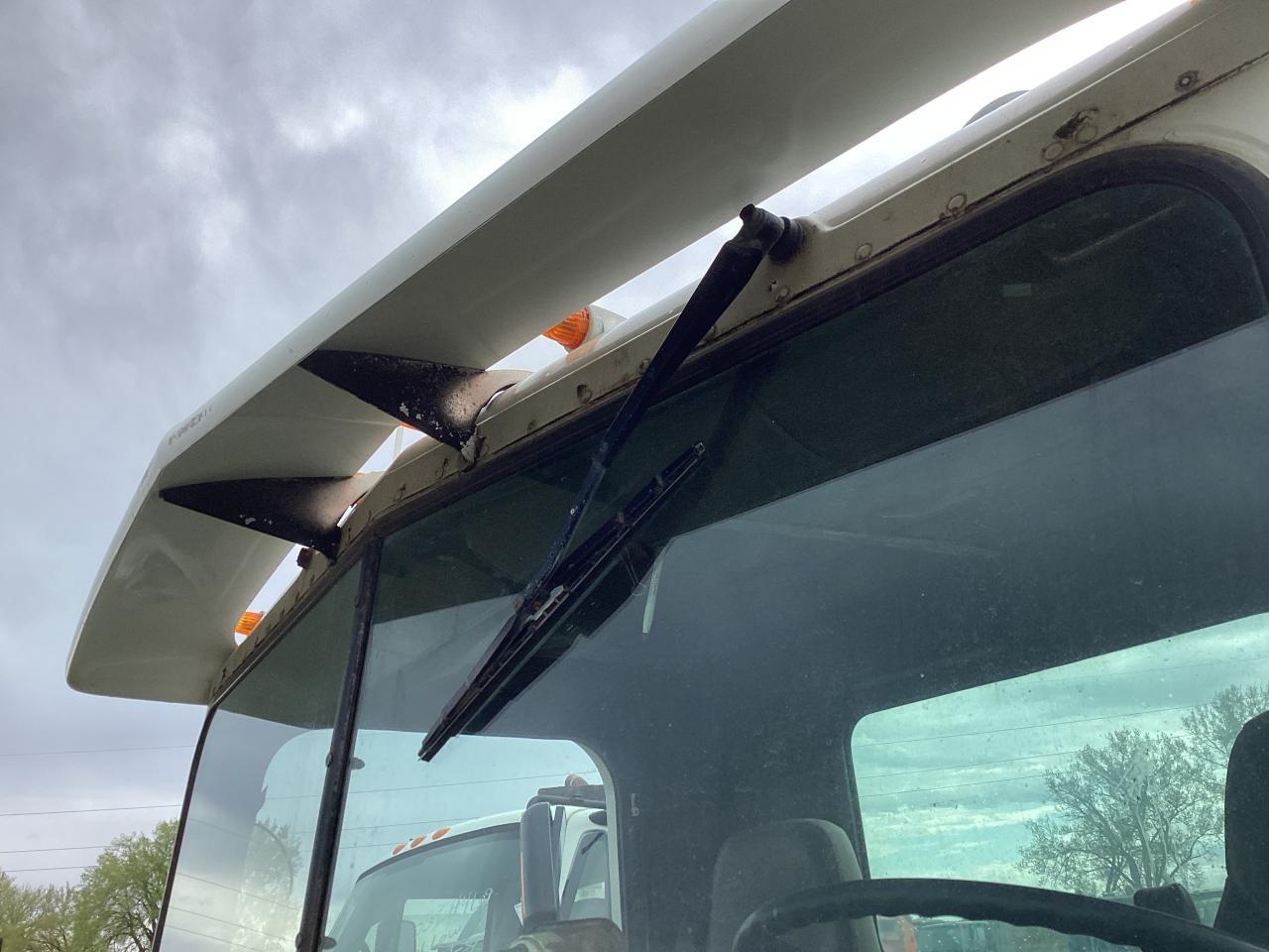 International 9200 Windshield Wiper Arm for Sale