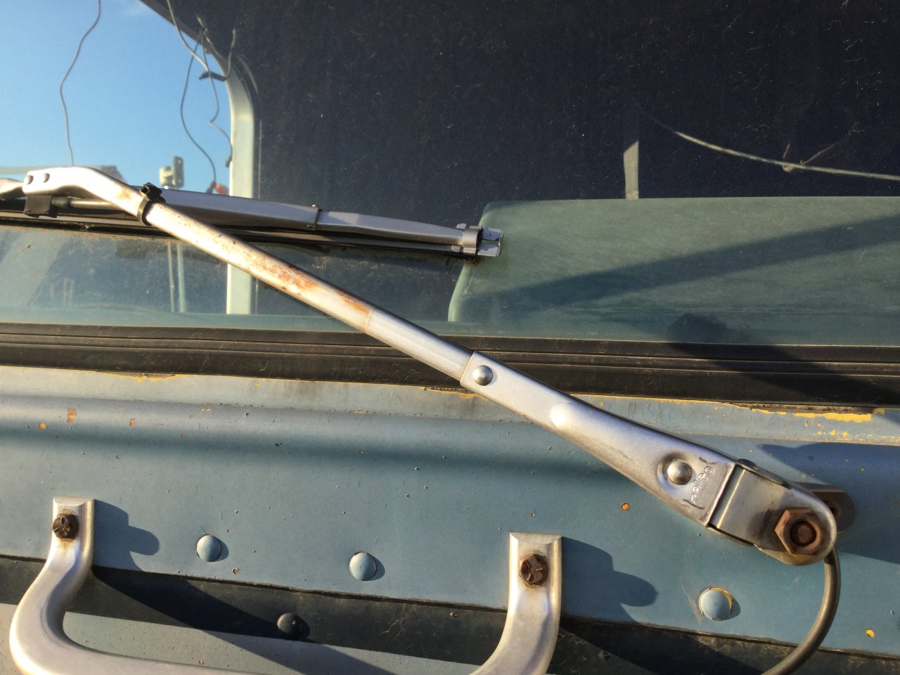 Kenworth K100 Windshield Wiper Arm for Sale