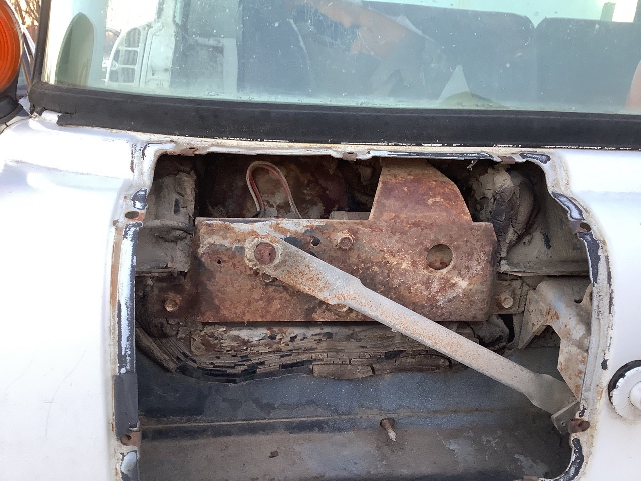 Ford C700 Windshield Wiper Motor for Sale