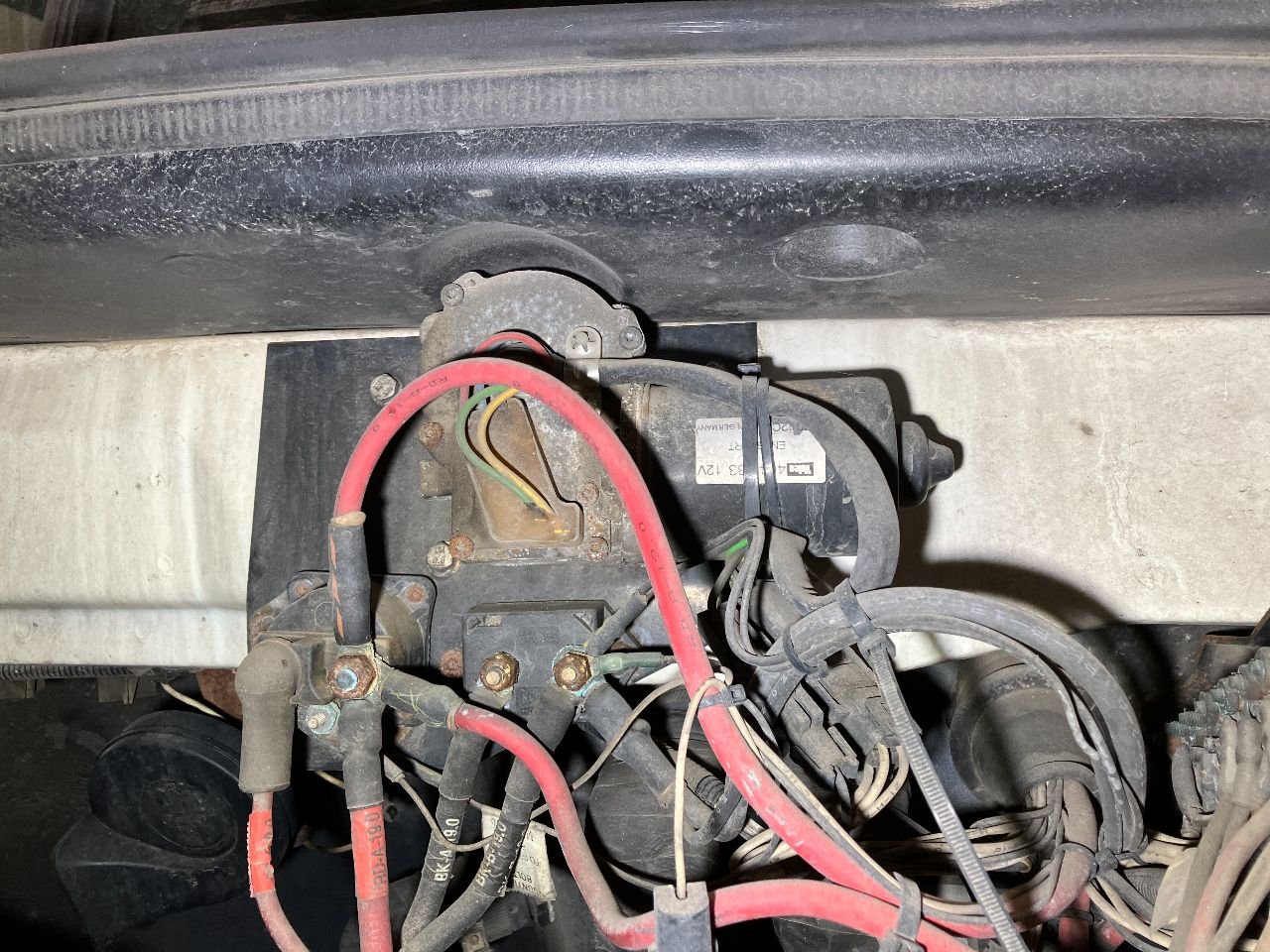 Mack CH600 Windshield Wiper Motor for Sale