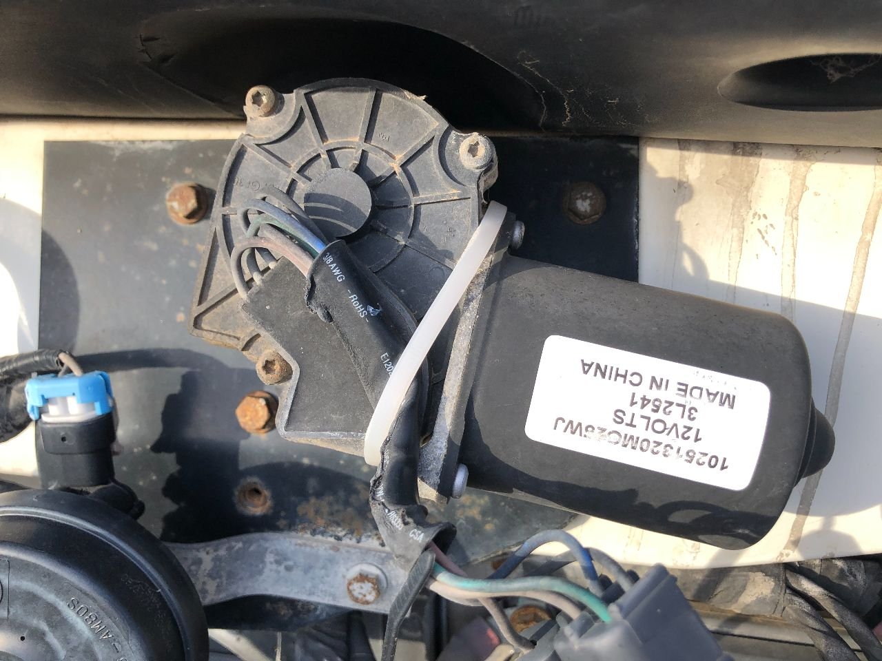 Mack CXU613 Windshield Wiper Motor for Sale