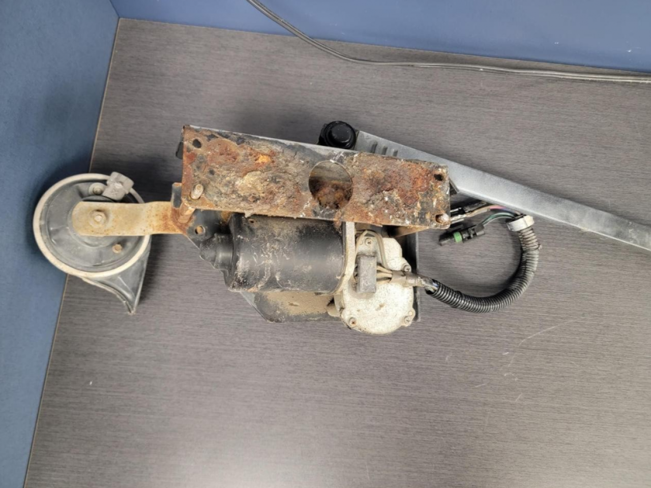 Freightliner FLT Windshield Wiper Motor for Sale