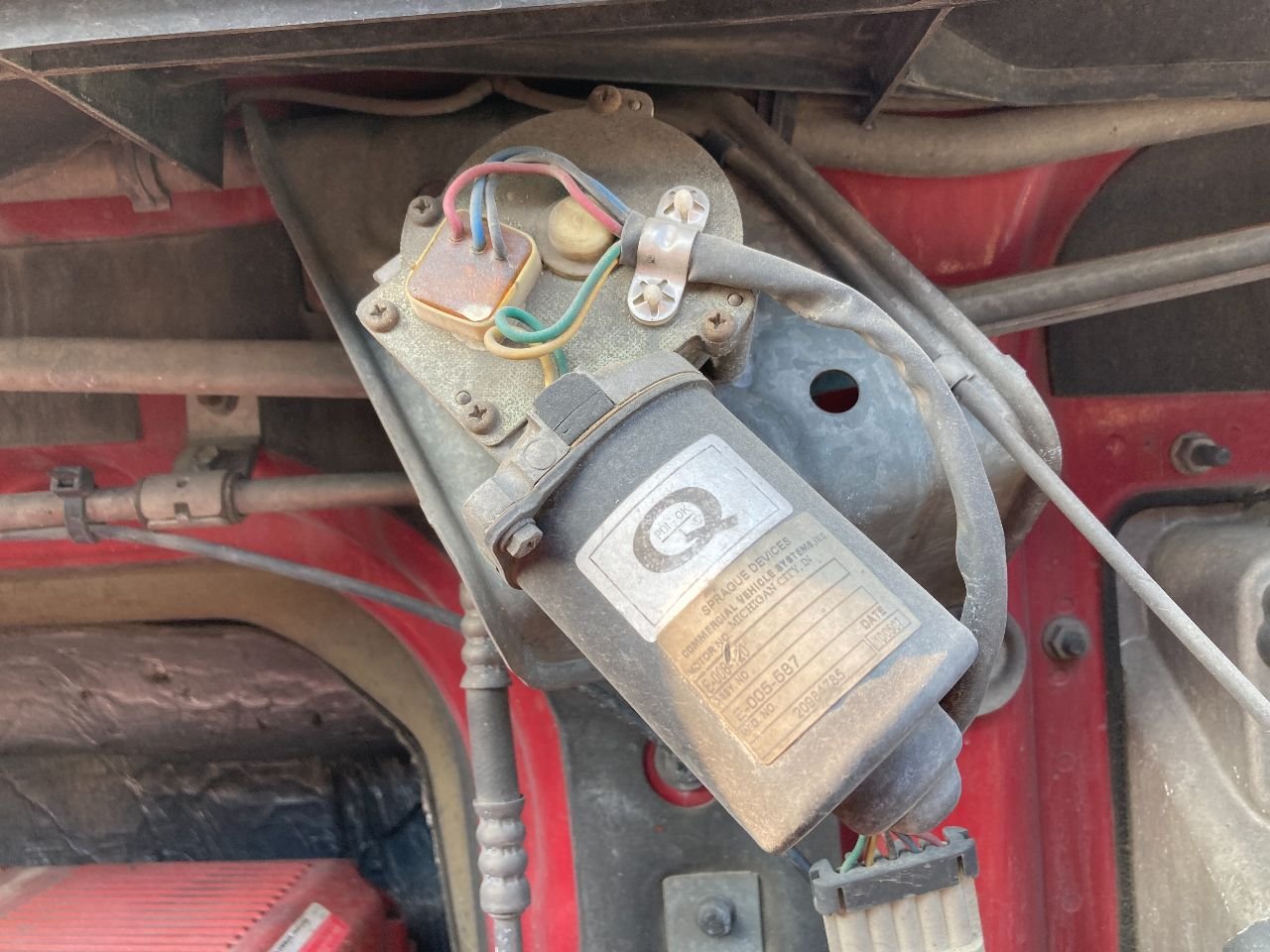 E-008-120 | Volvo VNL Windshield Wiper Motor for Sale