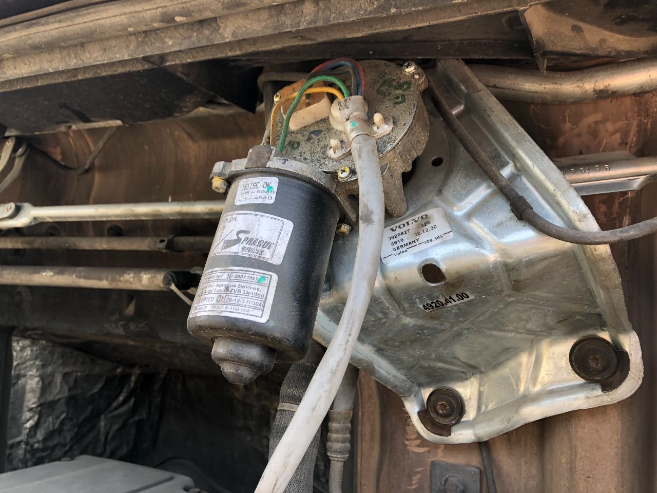 3980827 | Volvo VNL Windshield Wiper Motor for Sale