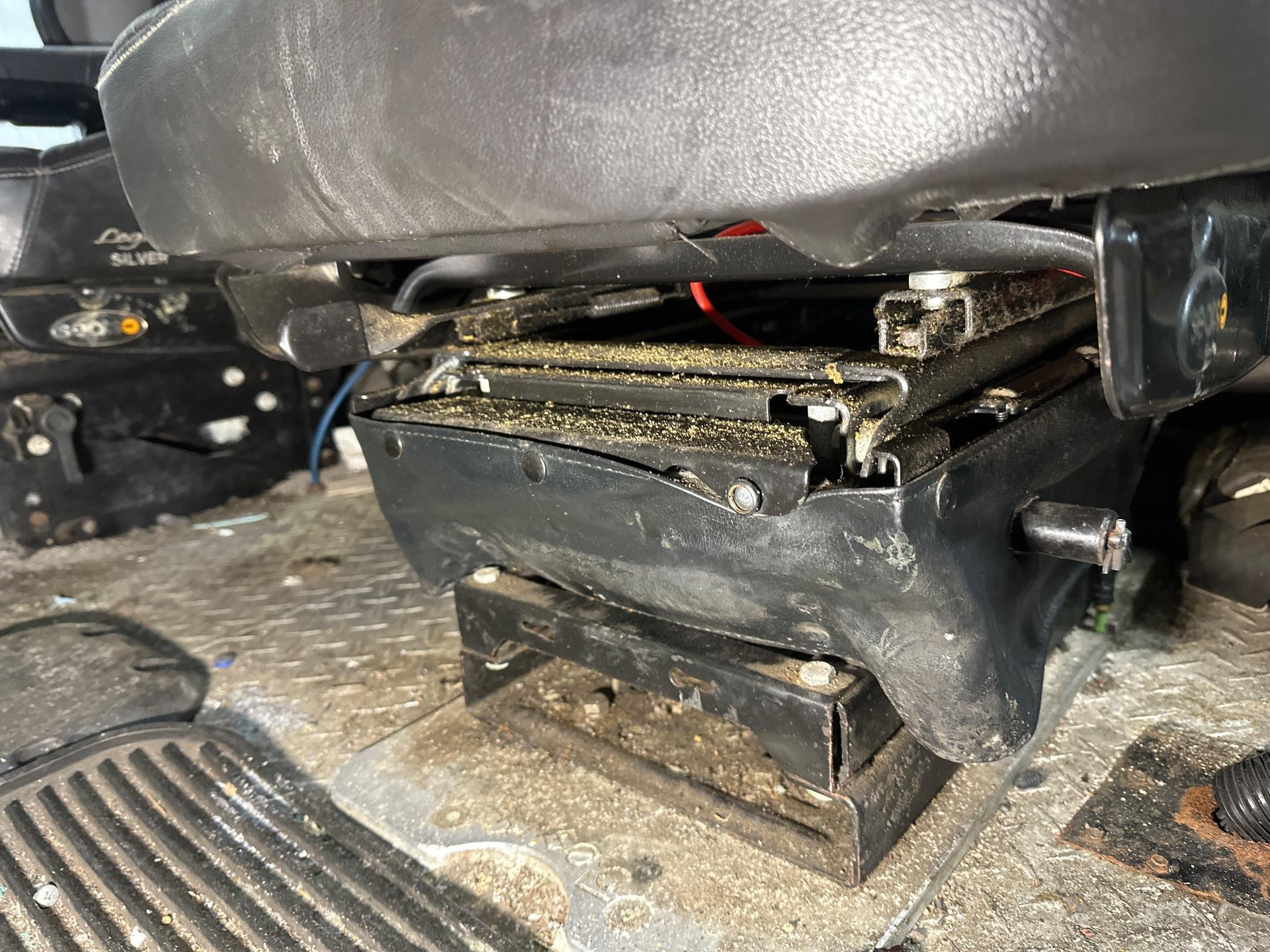 188409MW61 | Peterbilt 389 Air Ride Seat for Sale