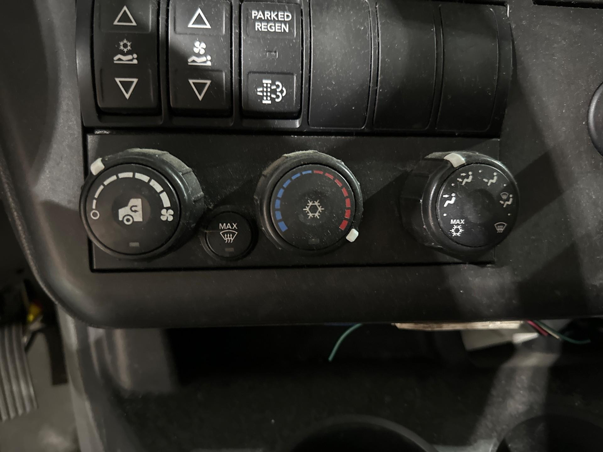 4065331C3 | International LT Heater & AC Temperature Control for Sale