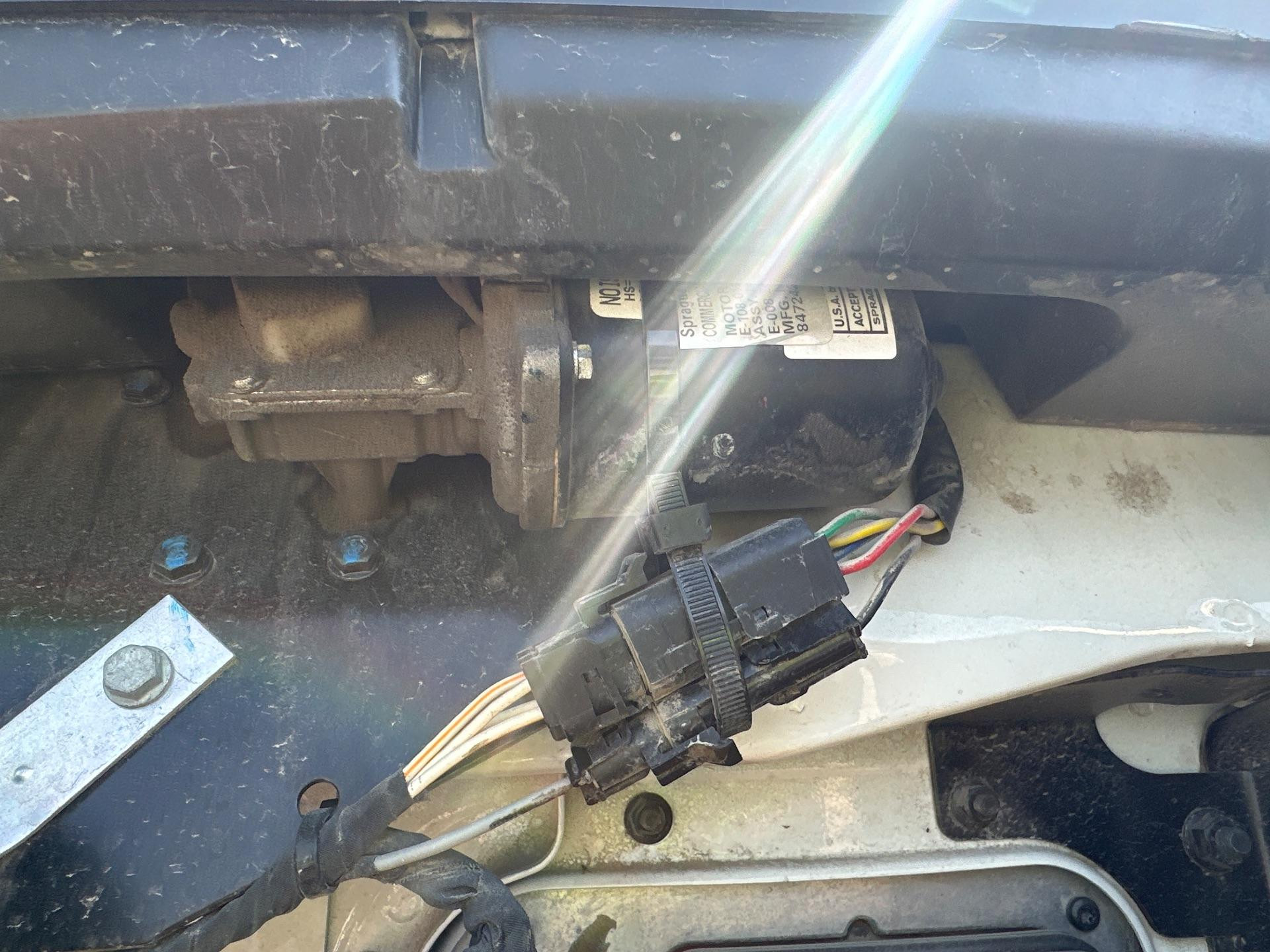 Mack MD6 Windshield Wiper Motor for Sale