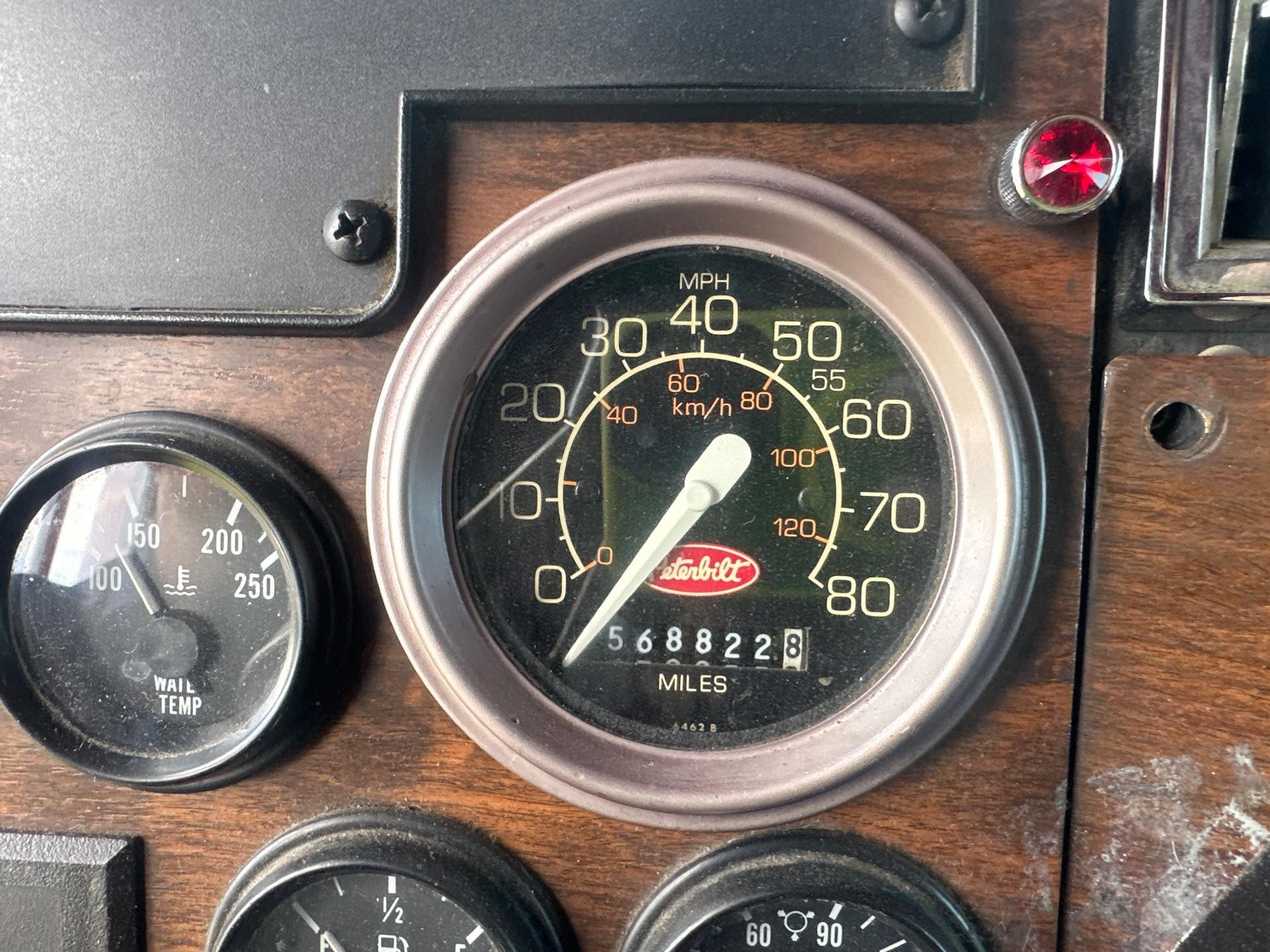 Peterbilt 377 Speedometer for Sale