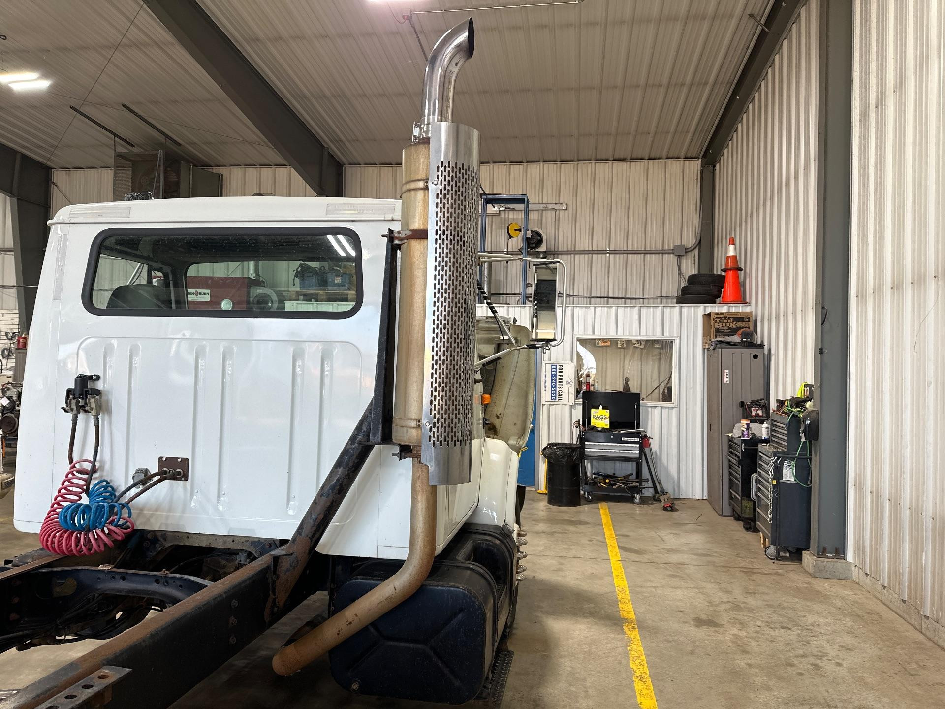 4900 International Truck Dual Exhaust