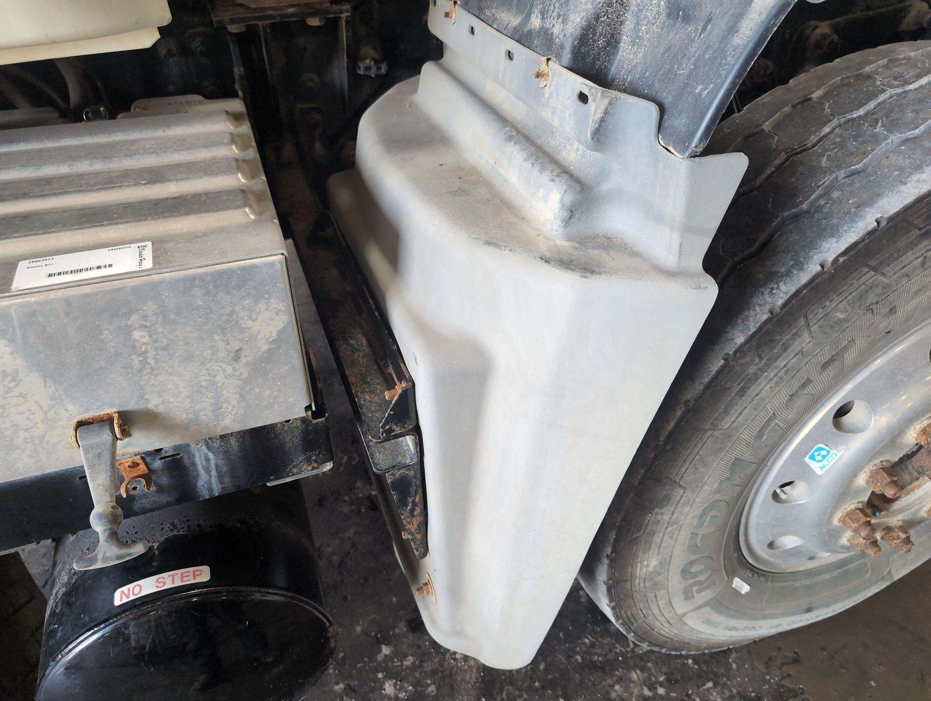Mack GU400 Fender for Sale