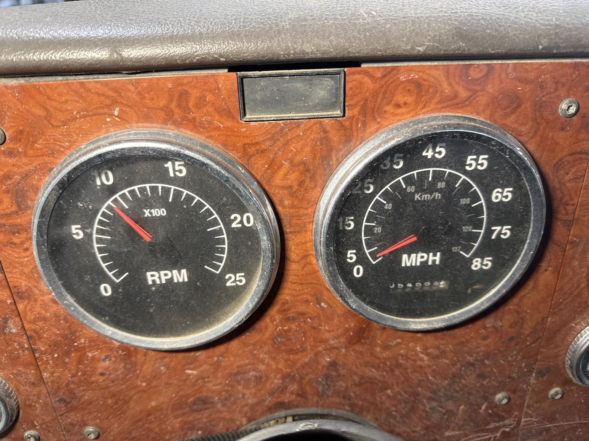 VERIFY | International 9200 Speedometer Instrument Cluster for Sale