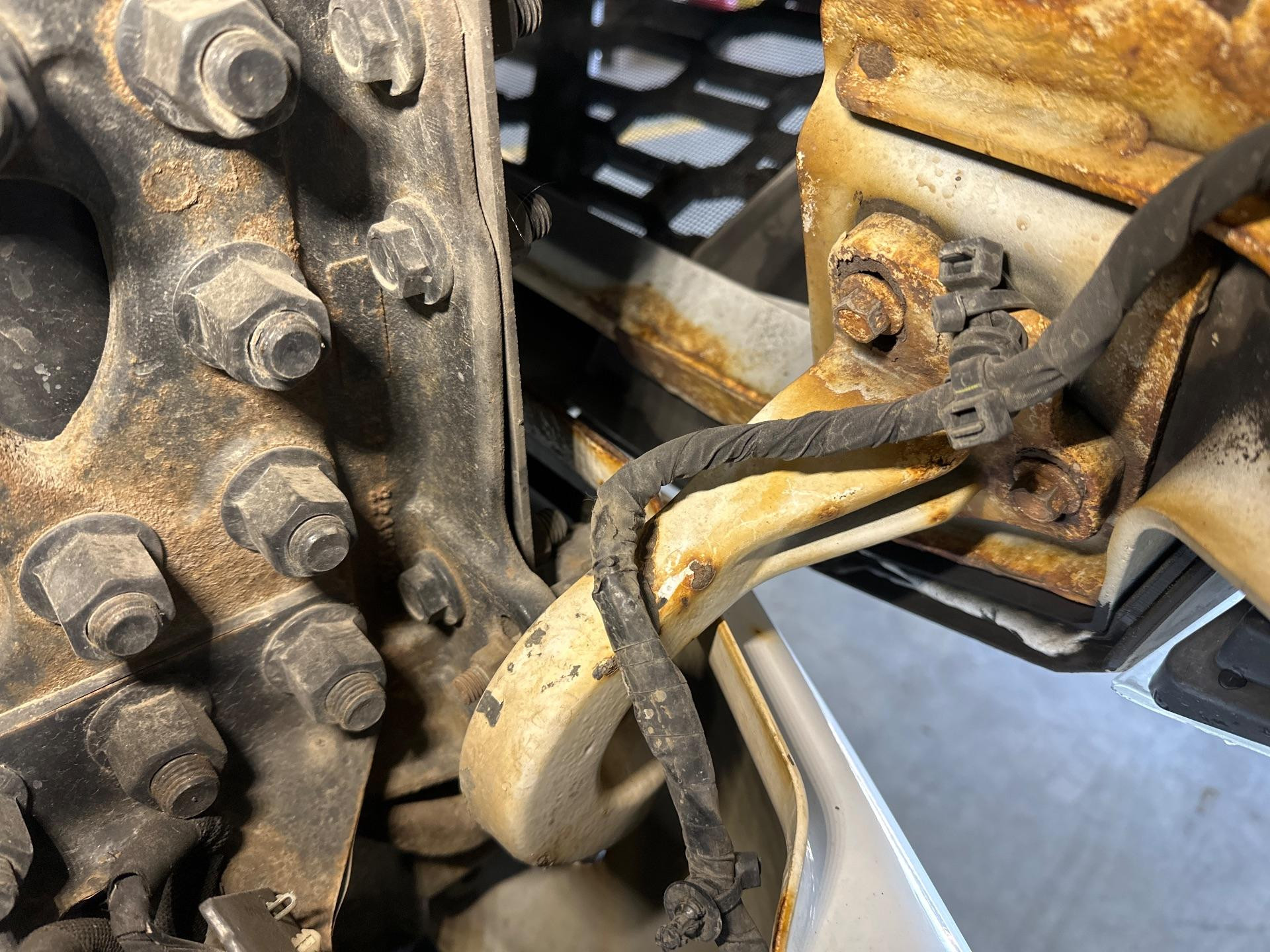 VERIFY | Volvo VNR Hood Hinge for Sale