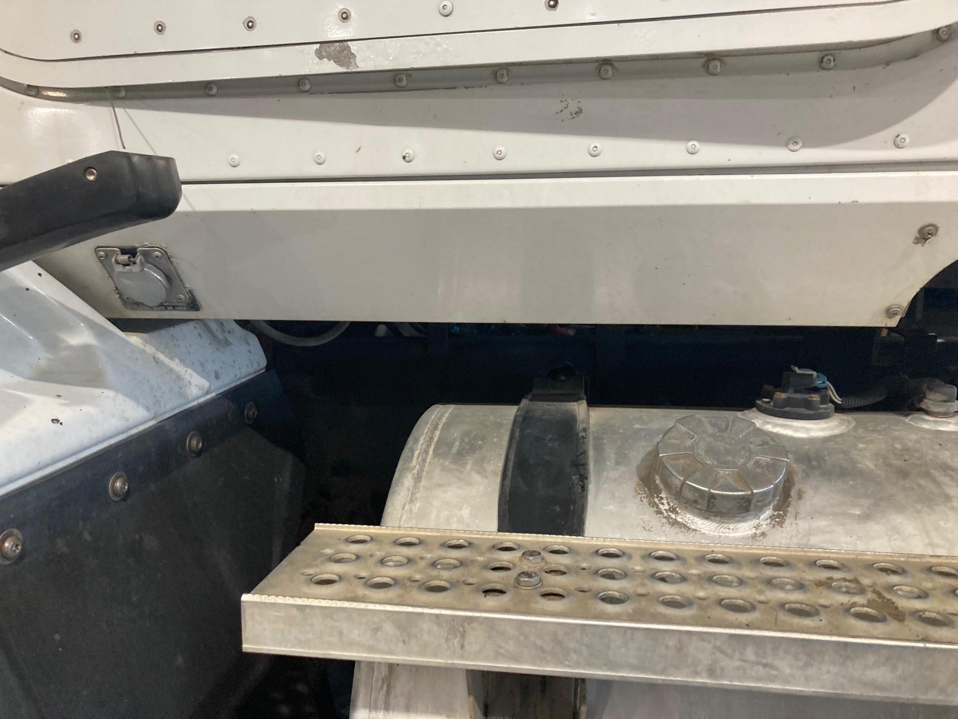 CAT CT660 Cab, Exterior Cab Panel for Sale
