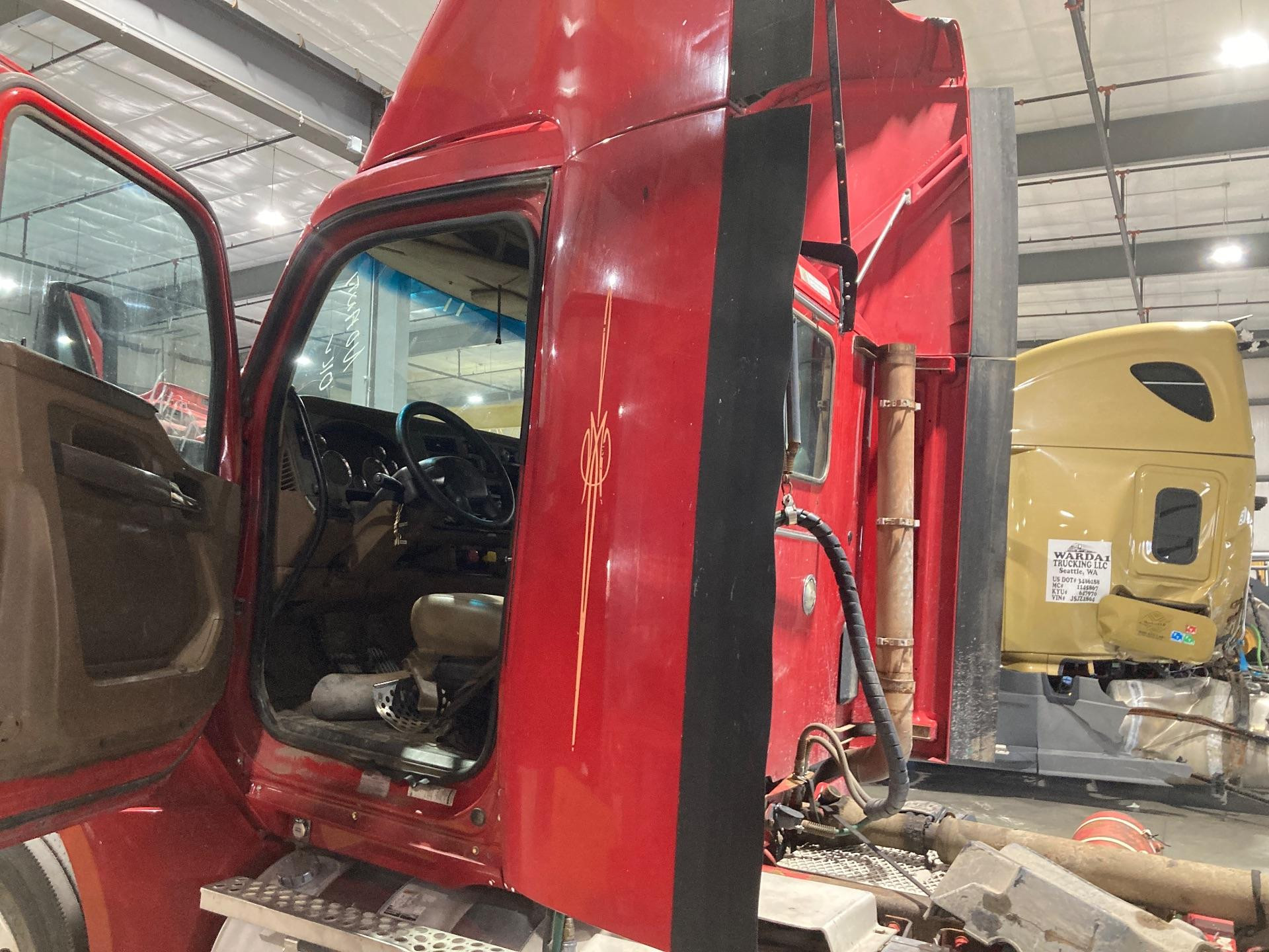 Kenworth T880 Side Fairing/Cab Extender for Sale