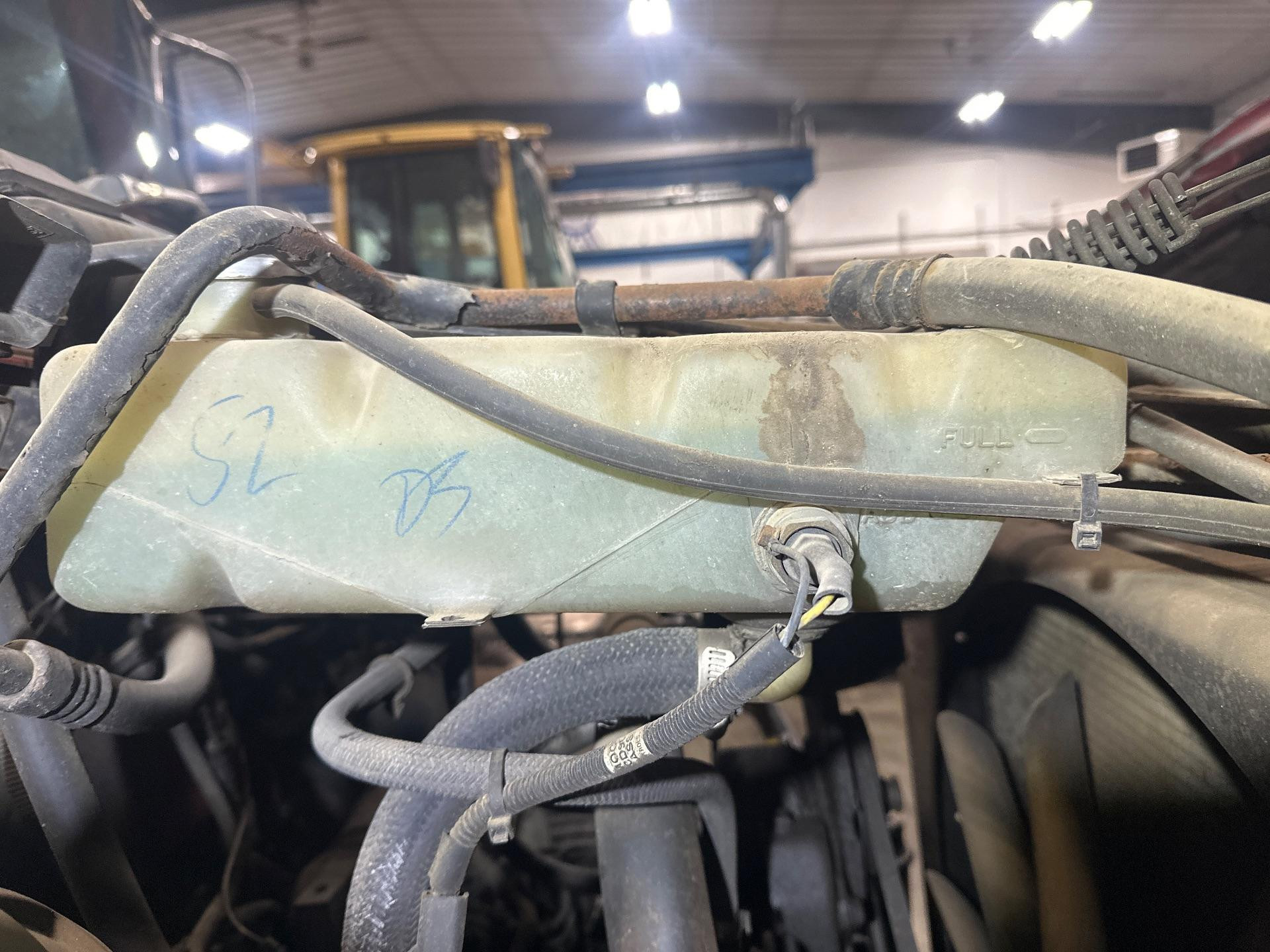 F947A F425 | Ford LN7000 Radiator Overflow Bottle for Sale