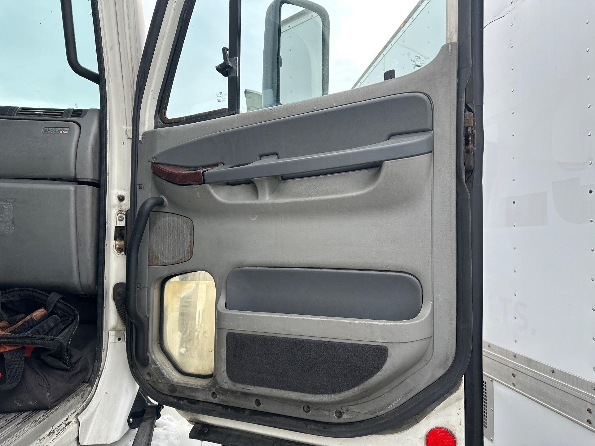 Freightliner COLUMBIA 120 Front Door Window Regulator for Sale