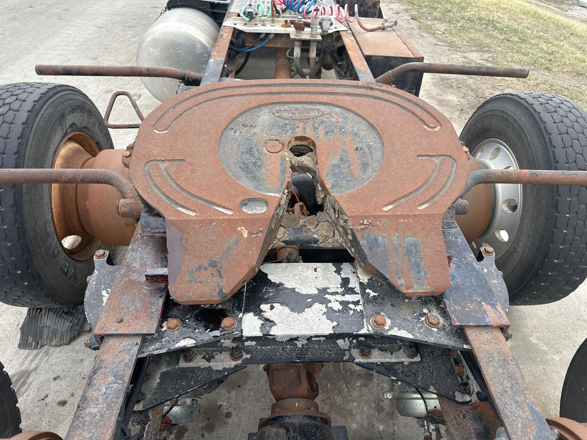 Holland FW8-8002T2L Fifth Wheel for Sale