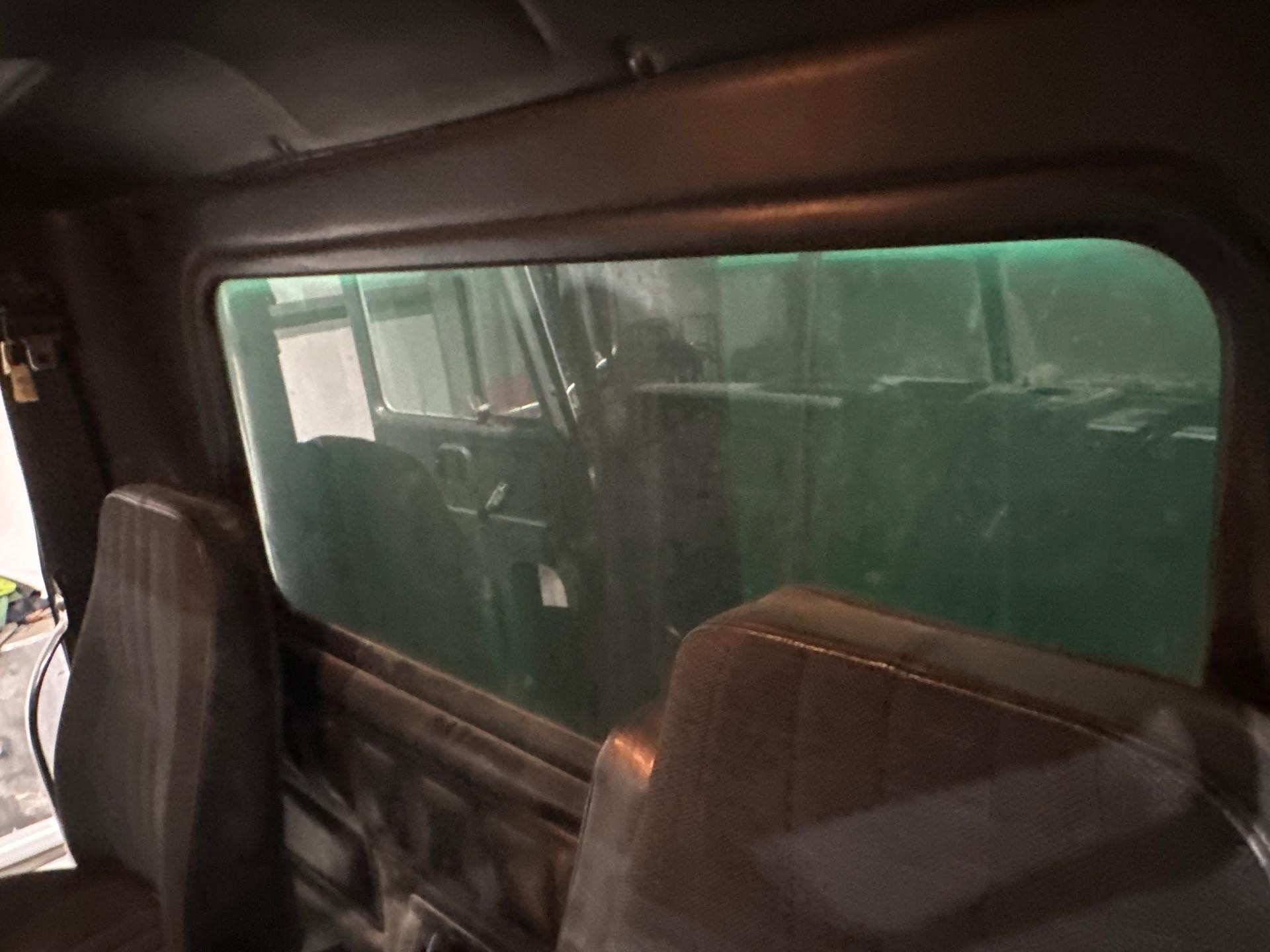 Mack CL600 Back Glass for Sale