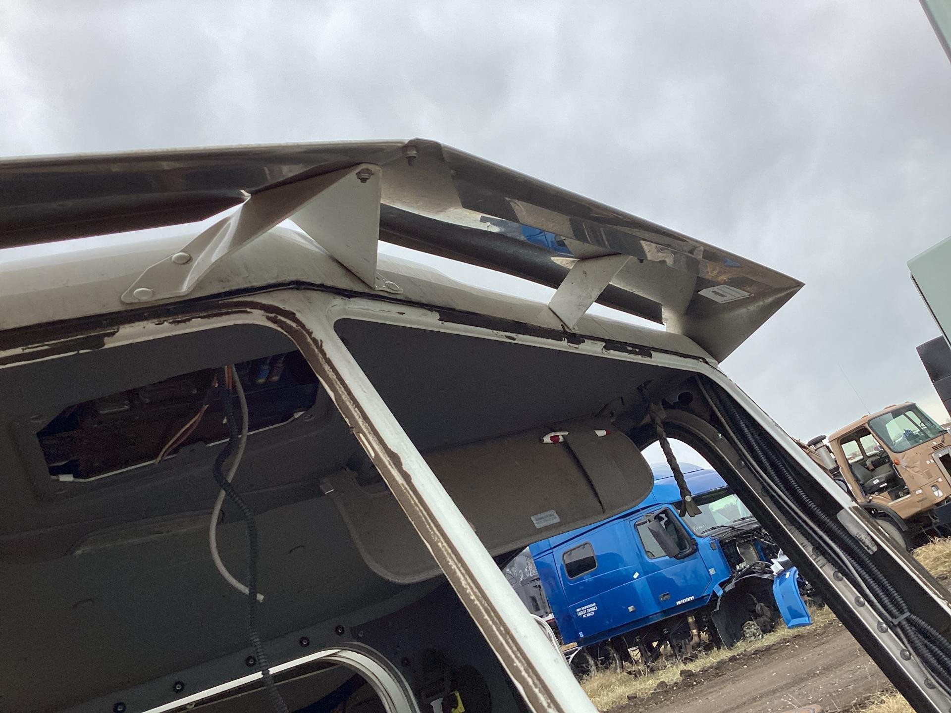 Peterbilt 389 Brackets, Misc for Sale