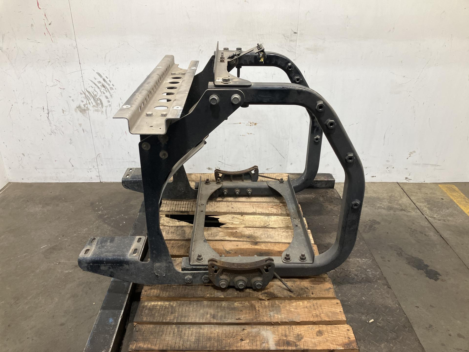 D4900-1000 | Peterbilt 579 Brackets, Misc for Sale