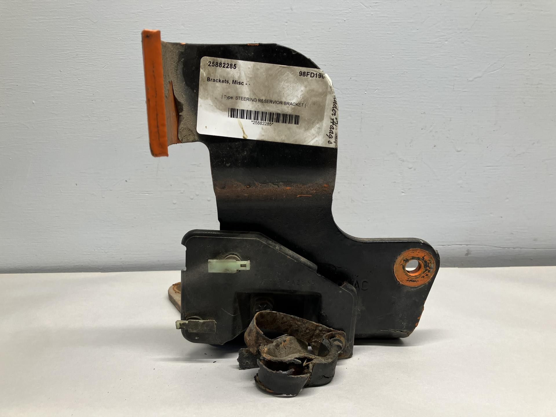 Ford L8513 Brackets, Misc for Sale