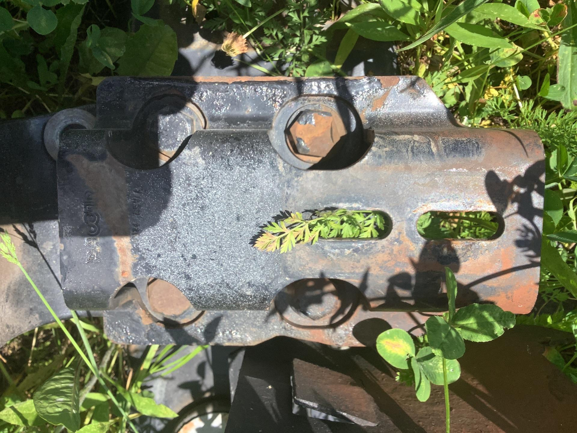 A11-1524 | Kenworth T660 Brackets, Misc for Sale