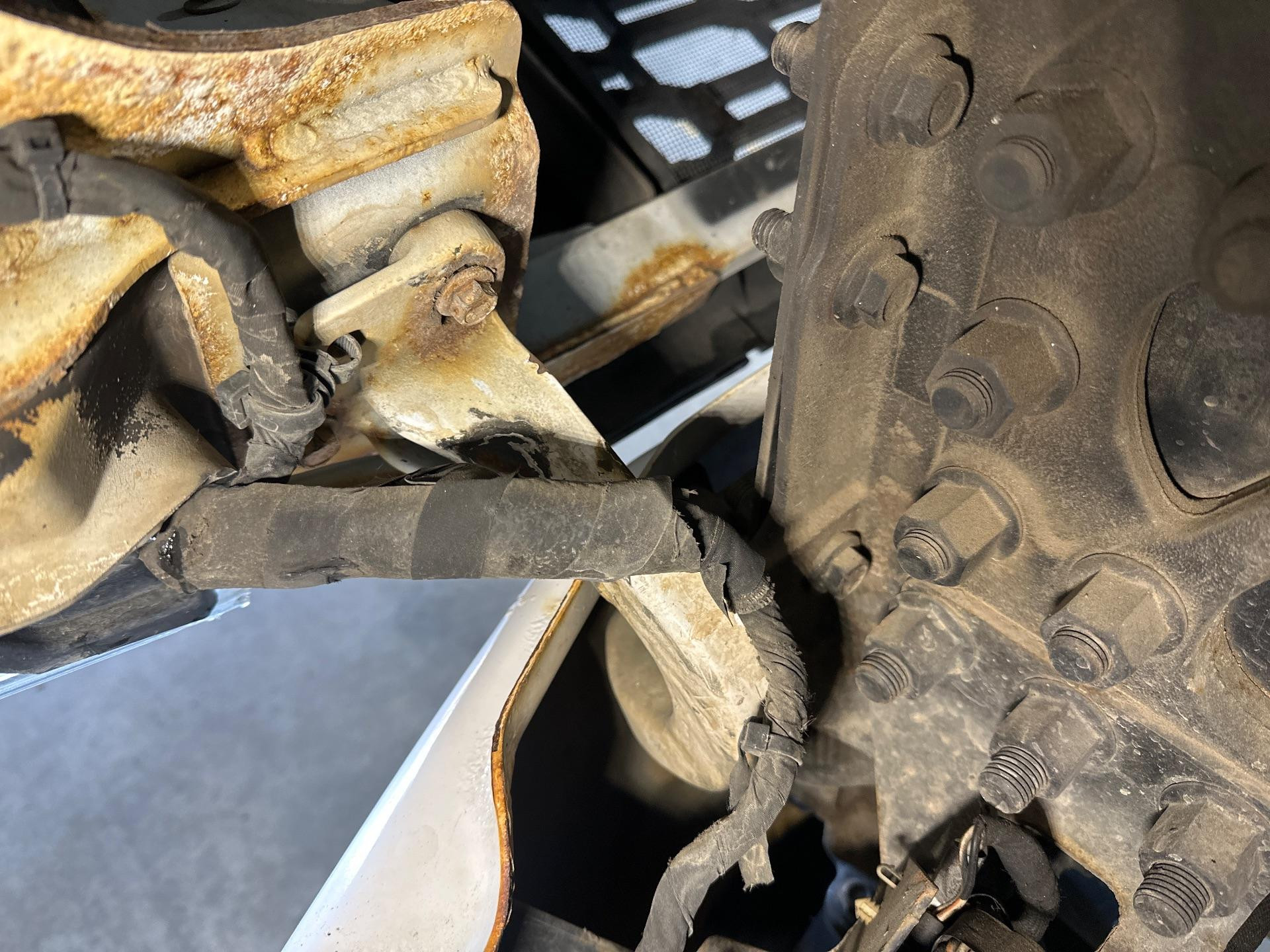 VERIFY | Volvo VNR Hood Hinge for Sale