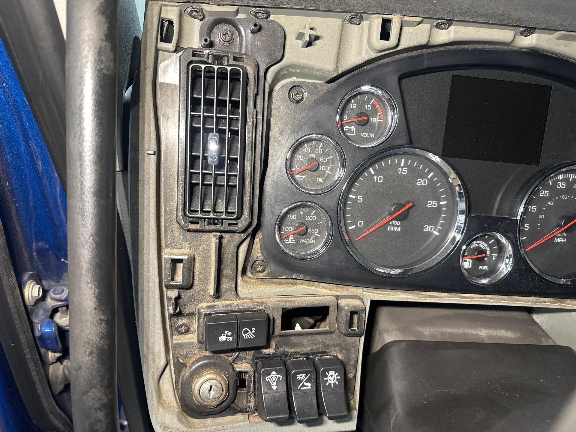 VERIFY | Kenworth T680 Dash Panel for Sale