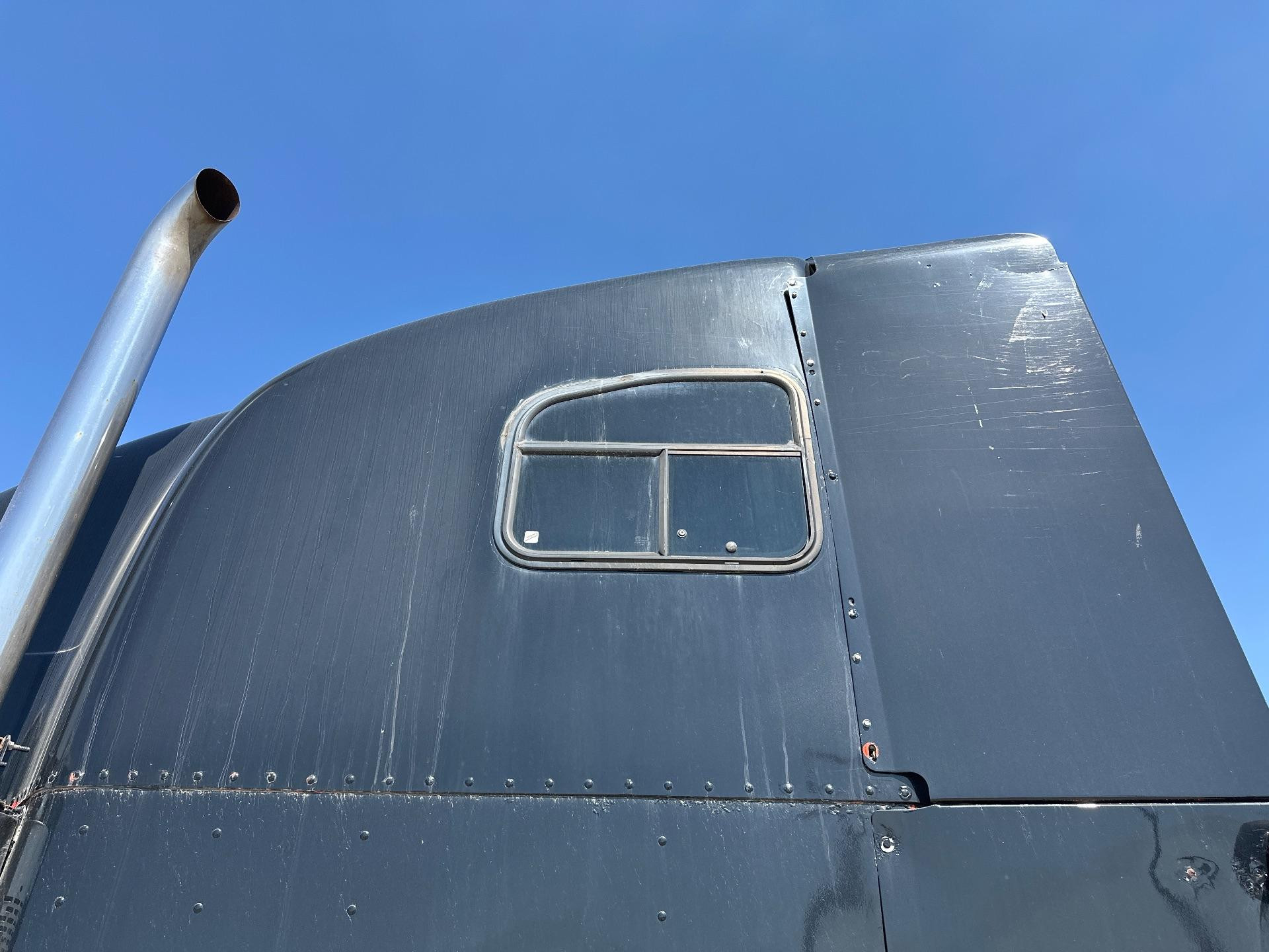 A18-30168-000 | Freightliner FLD120 Sleeper Window for Sale