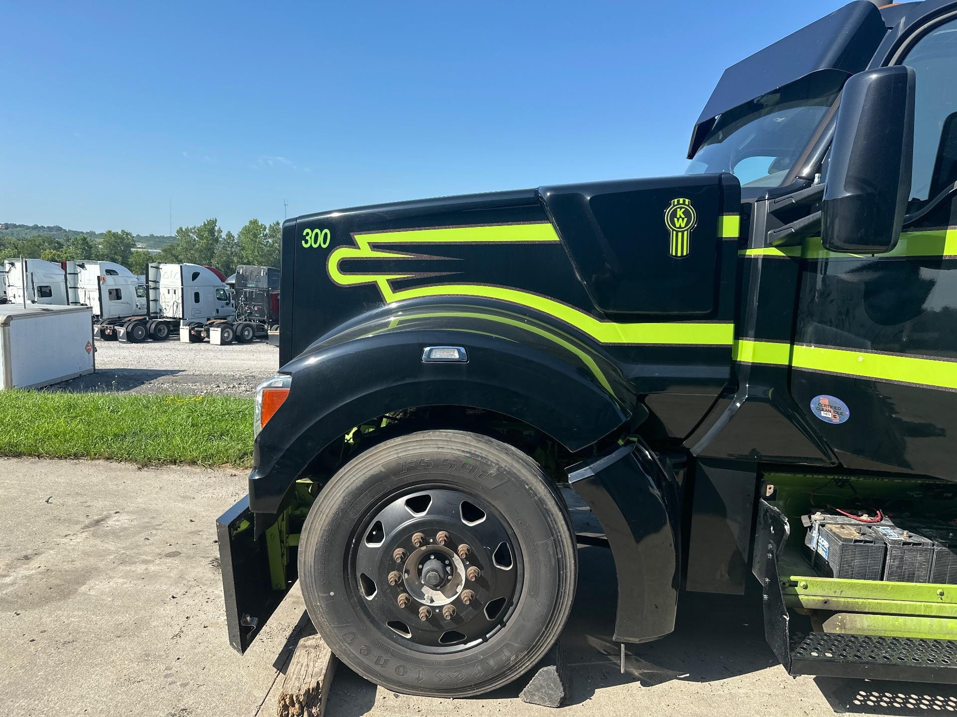 Kenworth W990 Hood for Sale