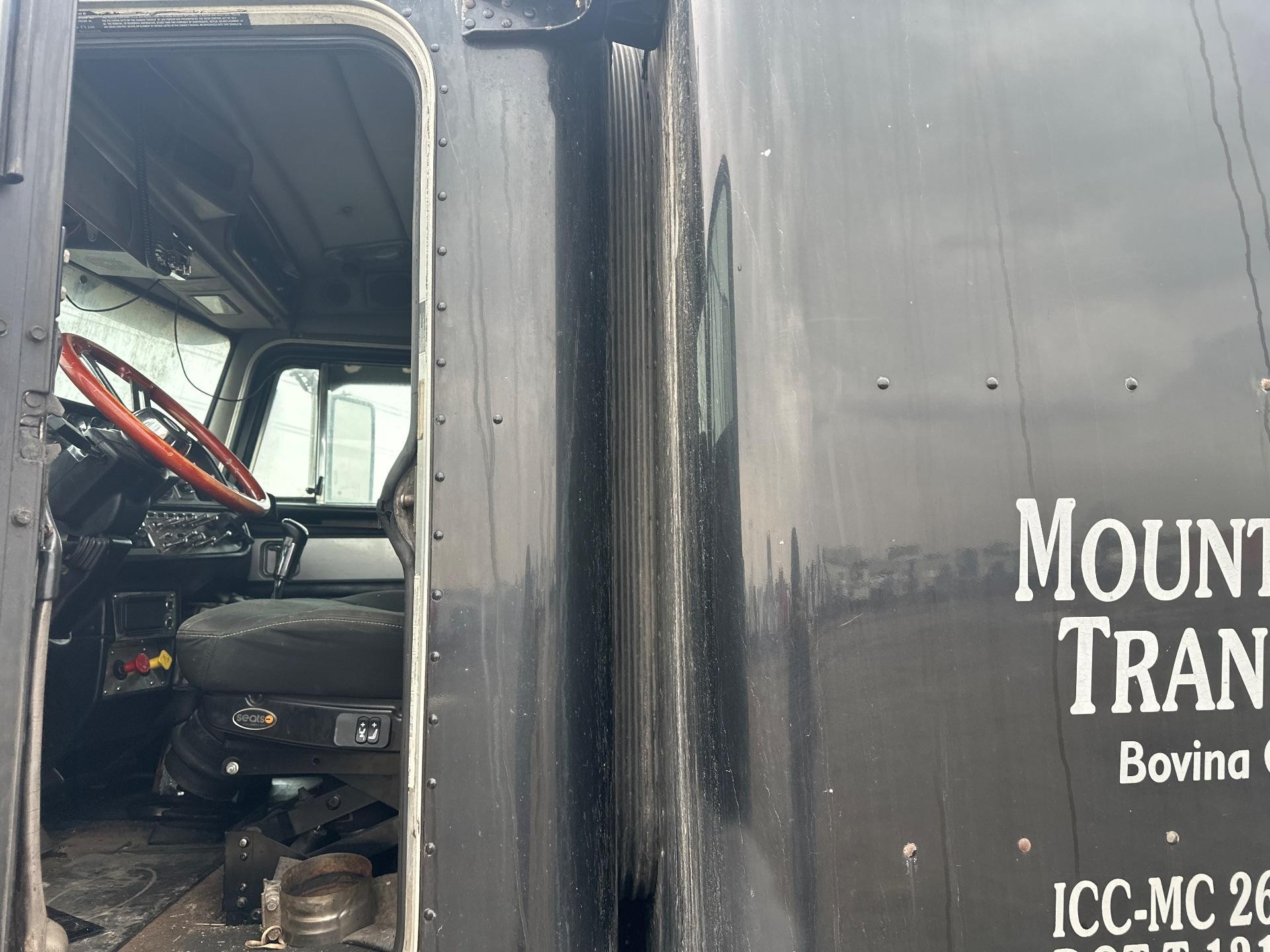 Peterbilt 379 Sleeper Boot for Sale