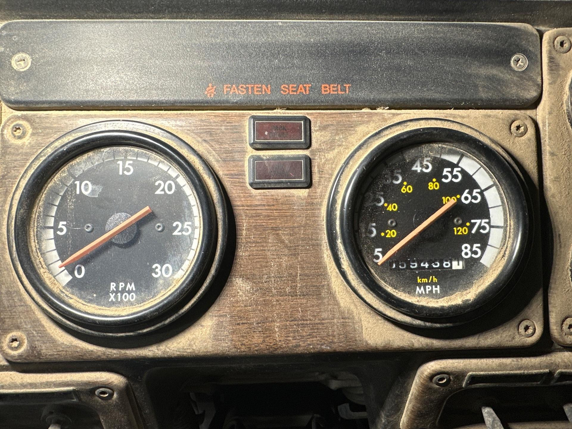 VERIFY | Freightliner FLD120 Speedometer Instrument Cluster for Sale