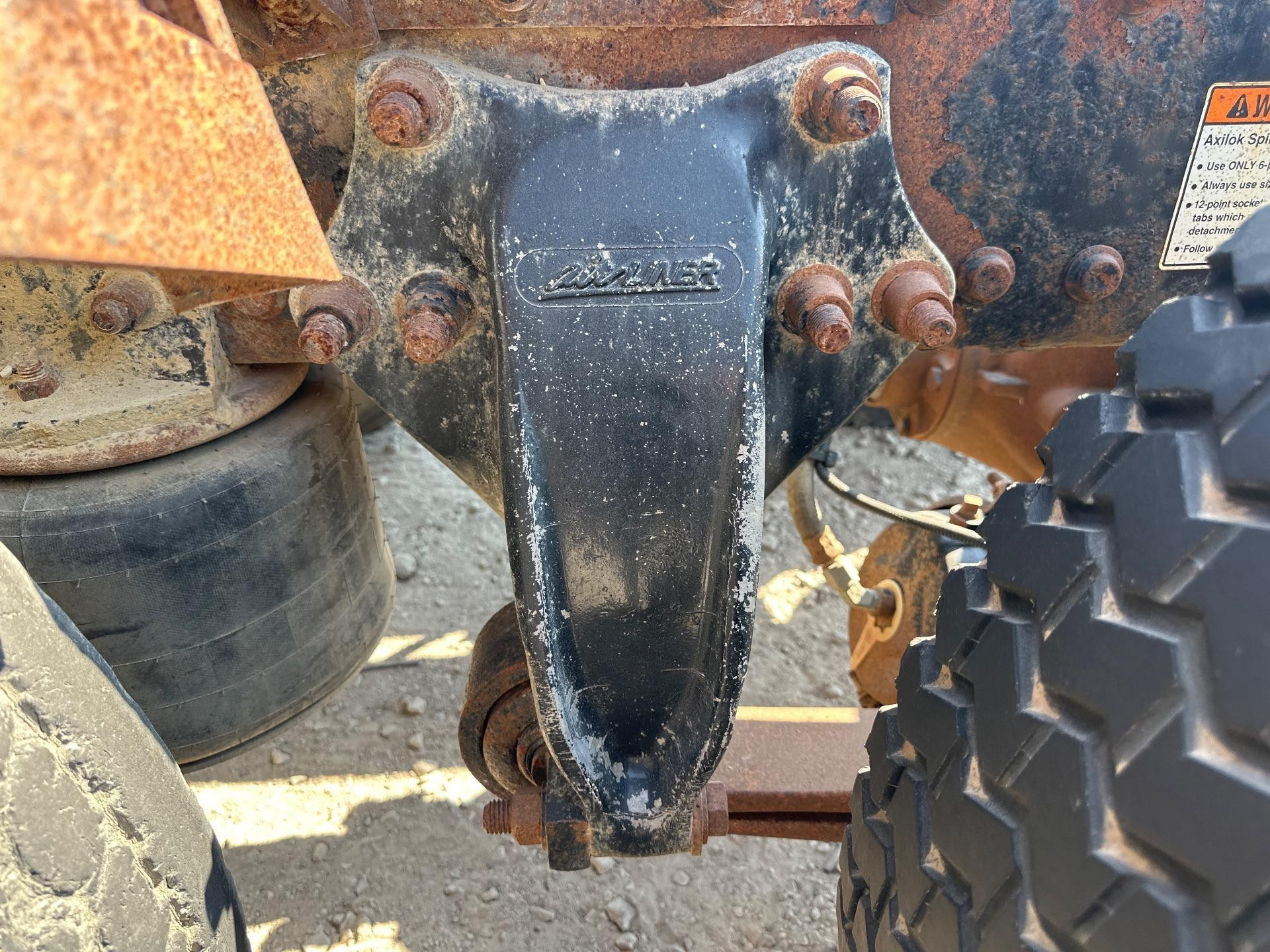 Eaton DS404 Axle Housing for Sale