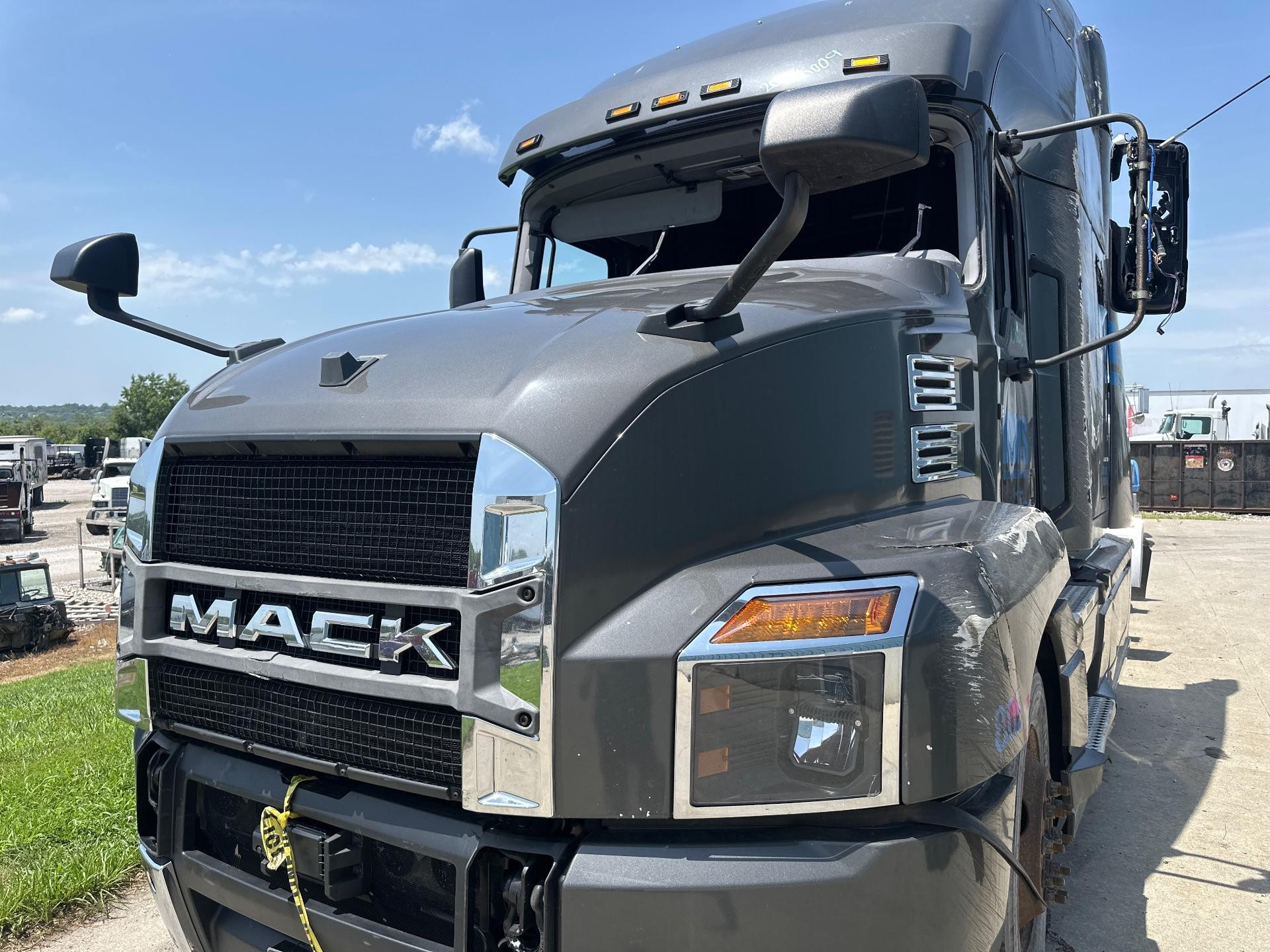 Mack ANTHEM (AN) Hood for Sale