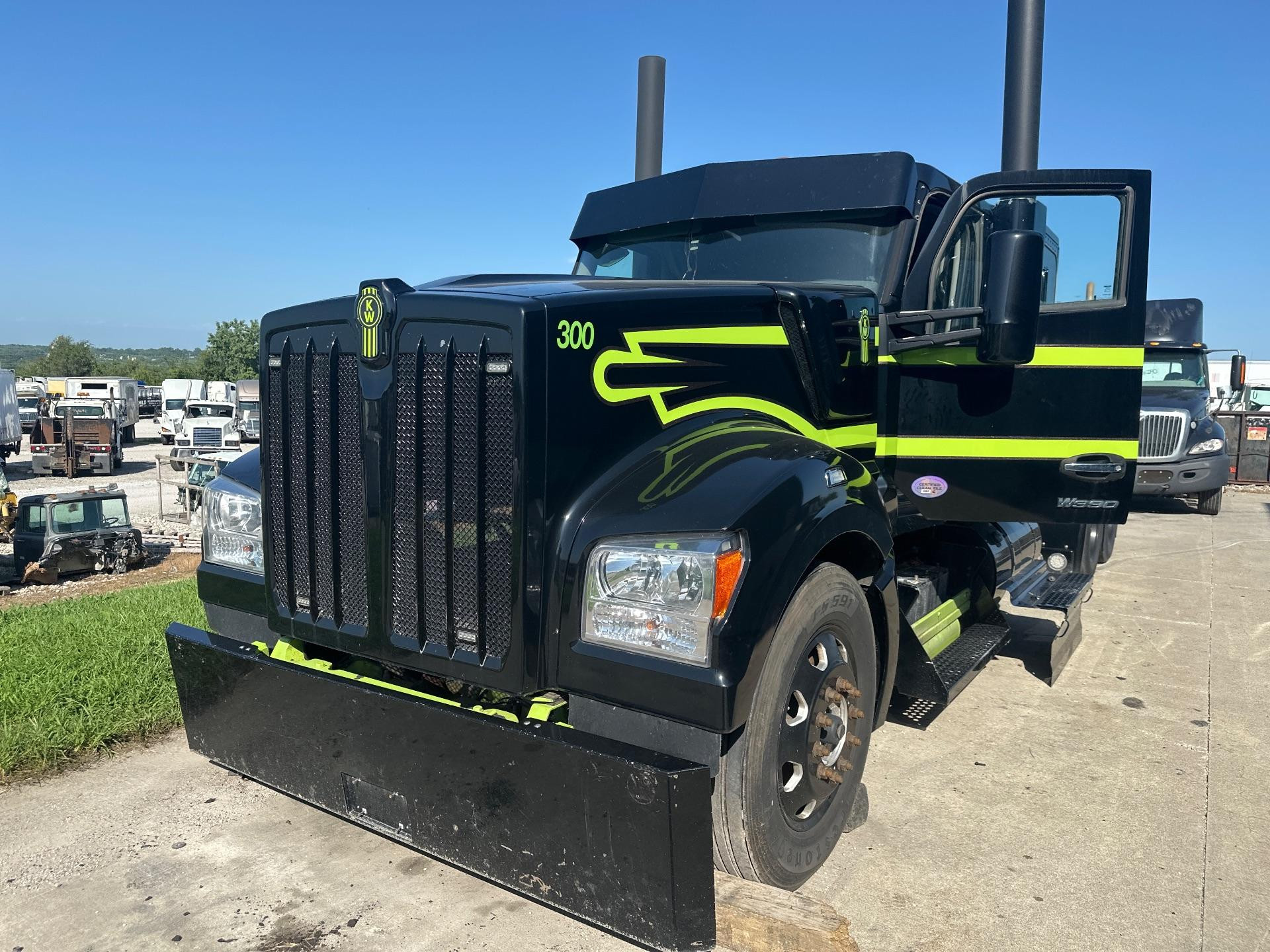 Kenworth W990 Hood for Sale