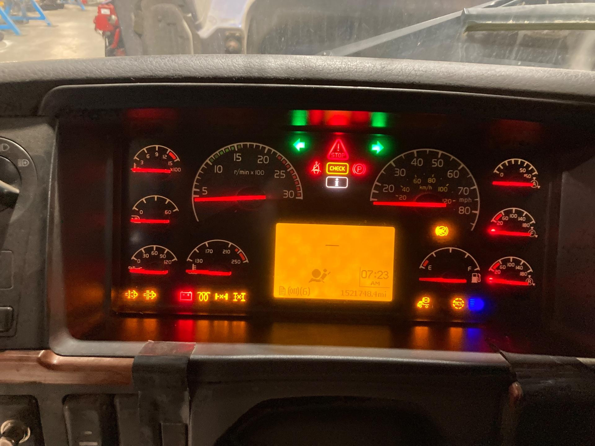 Volvo VNL Speedometer Instrument Cluster for Sale