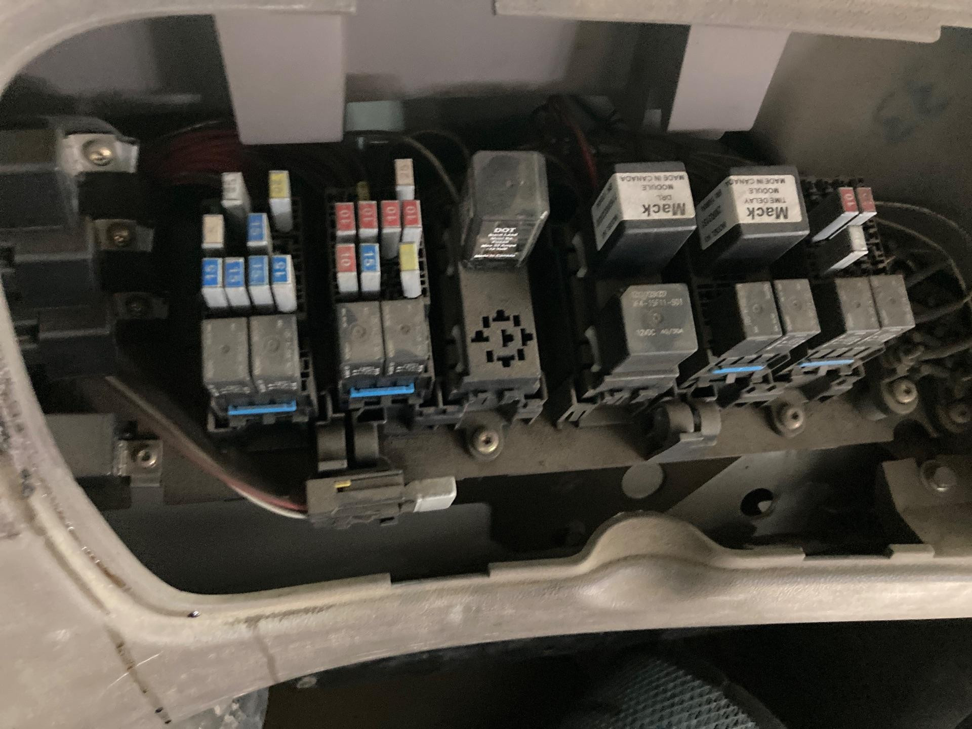 Mack CXN Fuse Box for Sale