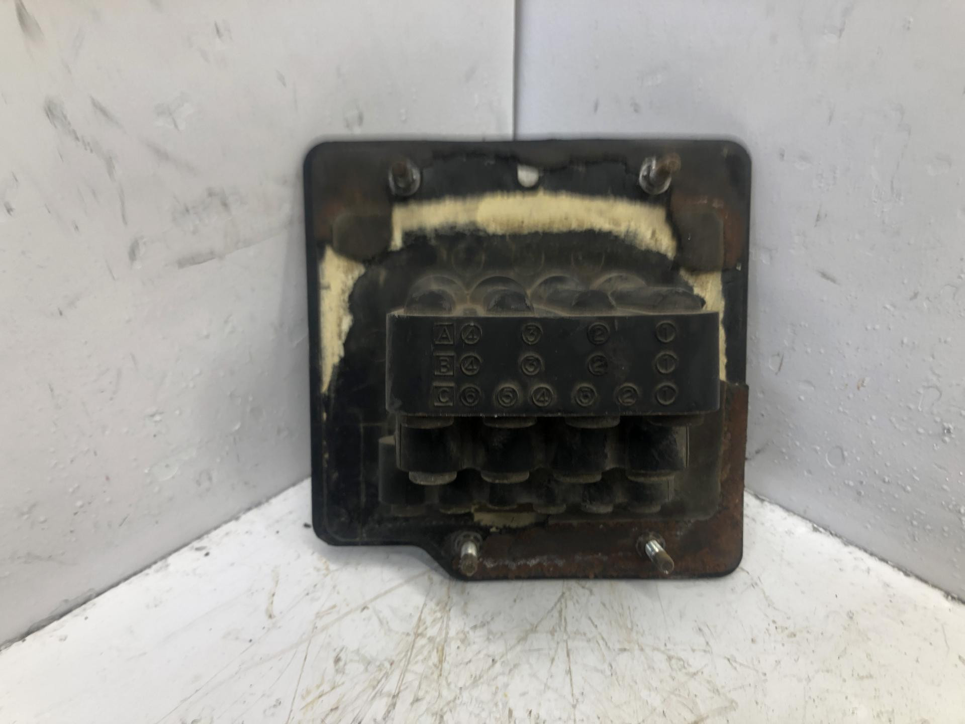 Ford F6HT-2B280-A2A Air Valve for Sale