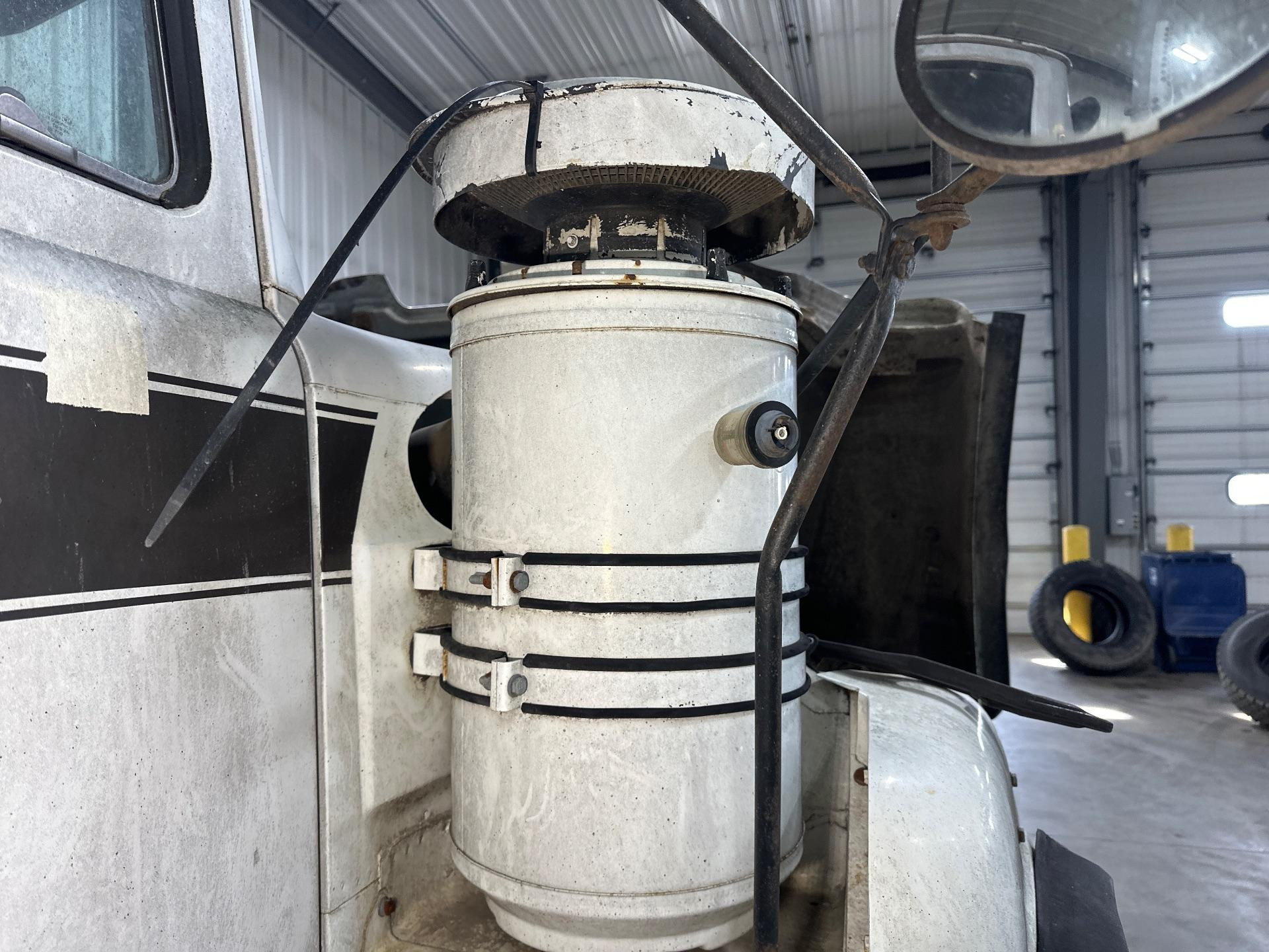 2MD3179 | Mack DM600 Air Cleaner for Sale