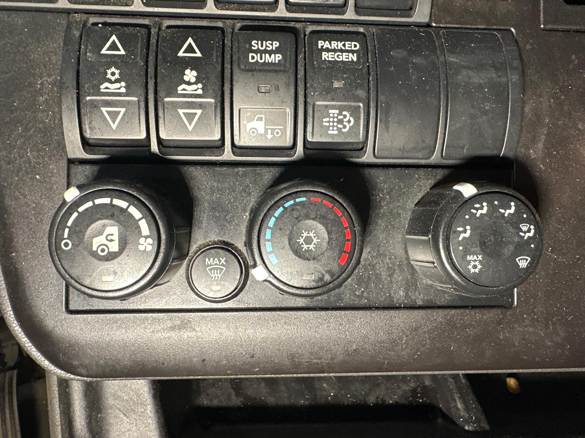 4065331C6 | International LT Heater & AC Temperature Control for Sale