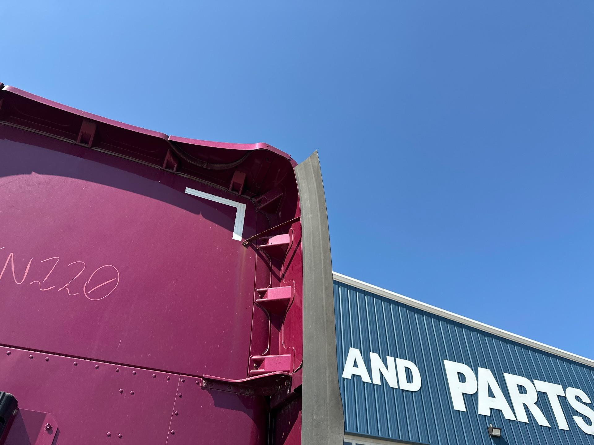T33-1009R | Kenworth T680 Side Fairing/Cab Extender for Sale