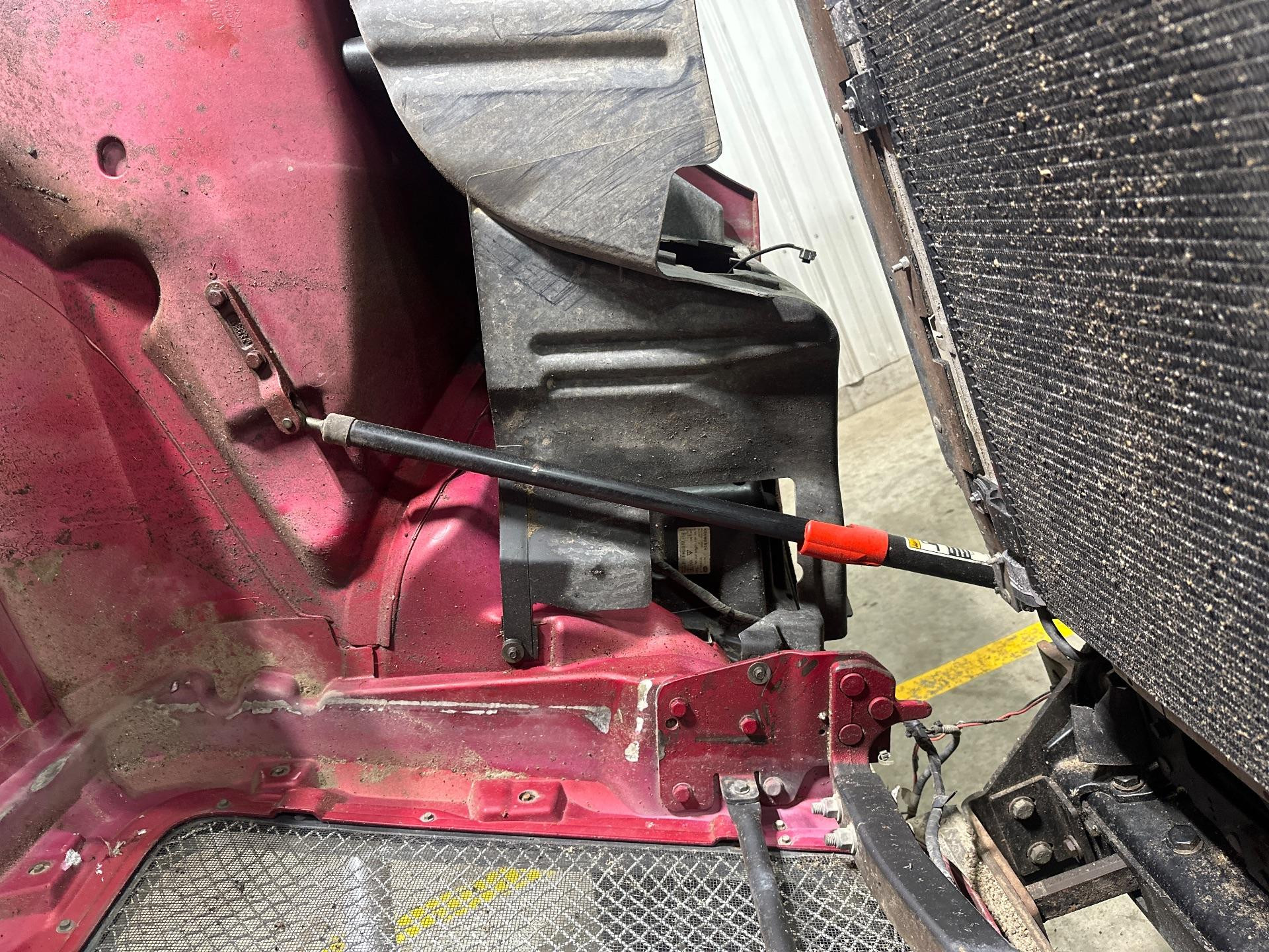 L71-1013 | Kenworth T680 Hood Shock for Sale