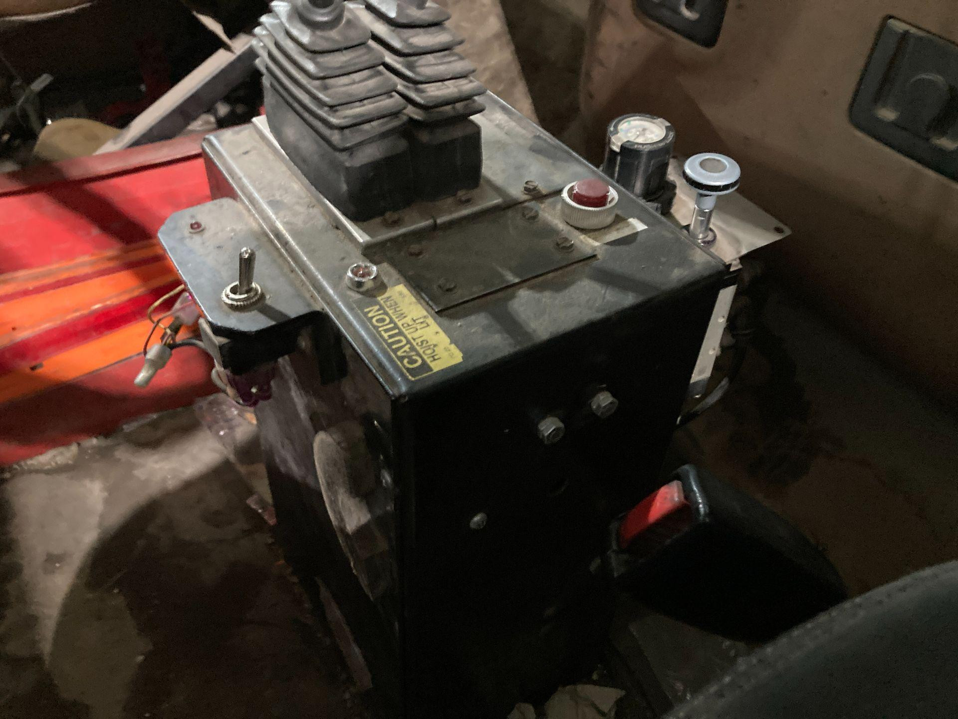 Misc Manufacturer Roll Off Hoist for Sale