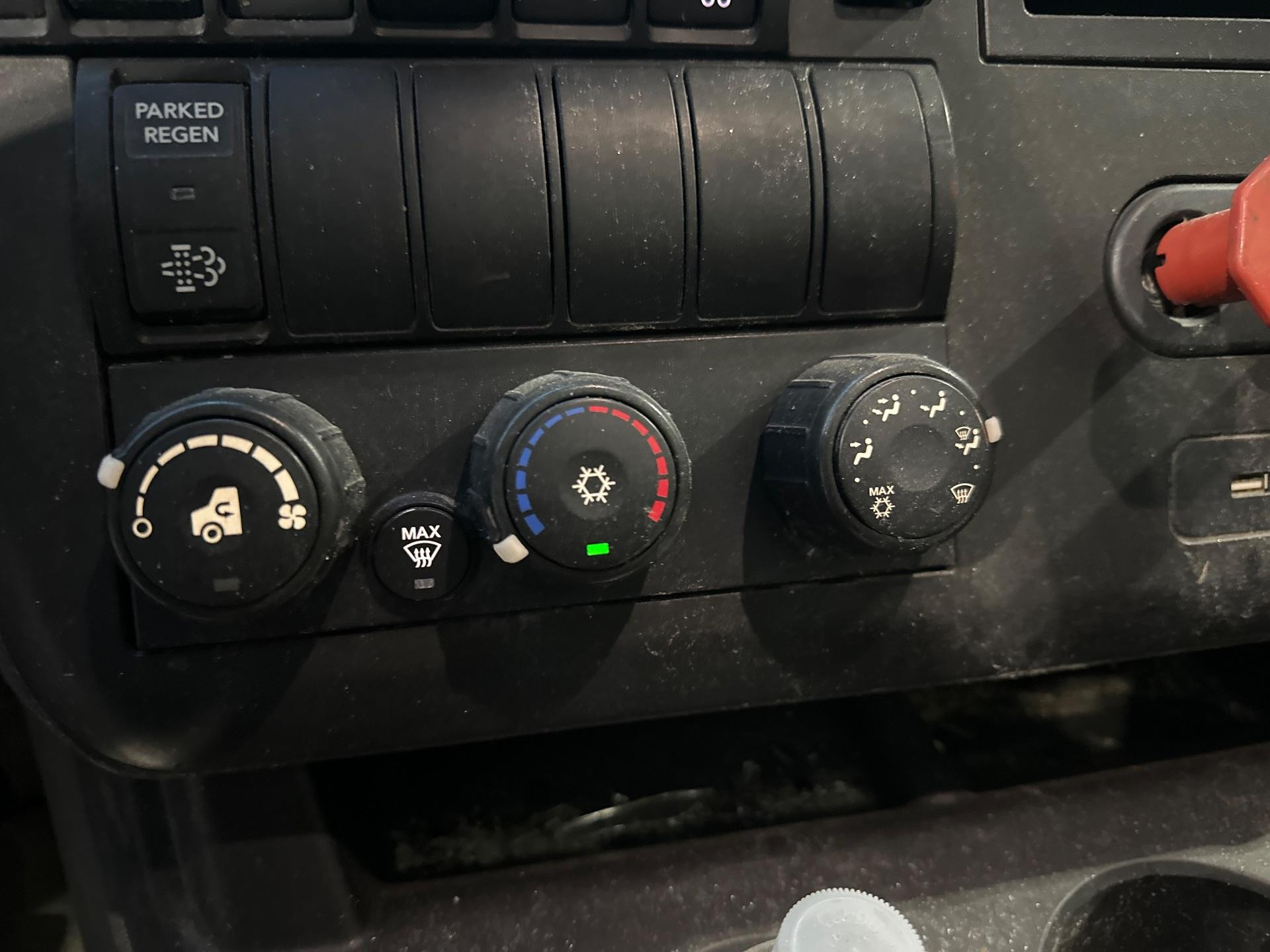 4065331C3 | International HX620 Heater & AC Temperature Control for Sale