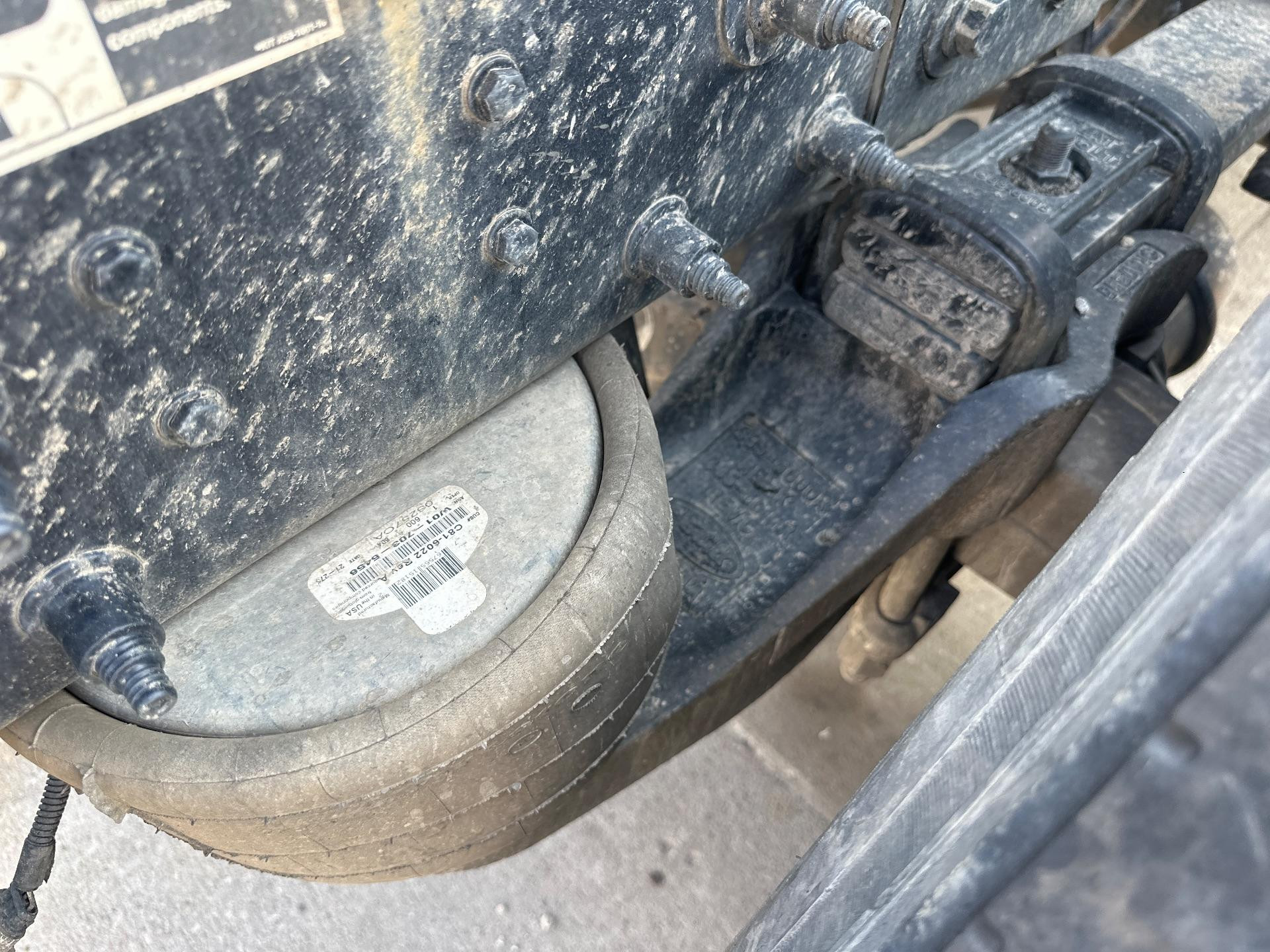 C85-6000R | Peterbilt 579 Suspension Air Spring Pedestal for Sale