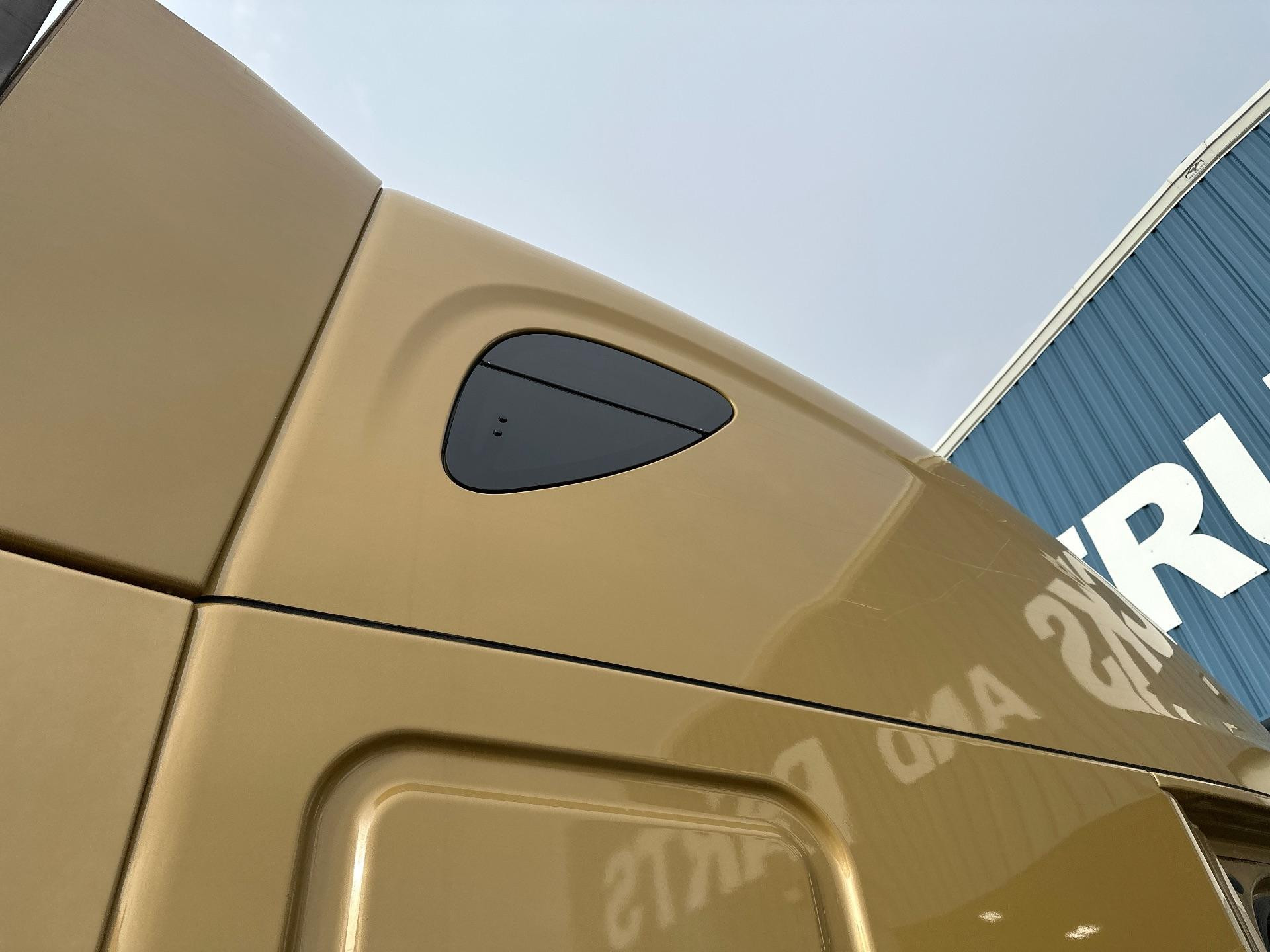 Freightliner CASCADIA Sleeper Window for Sale