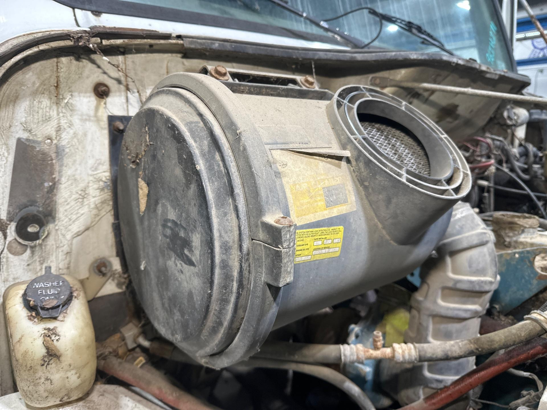 1661755C91 | International 4700 Air Cleaner for Sale