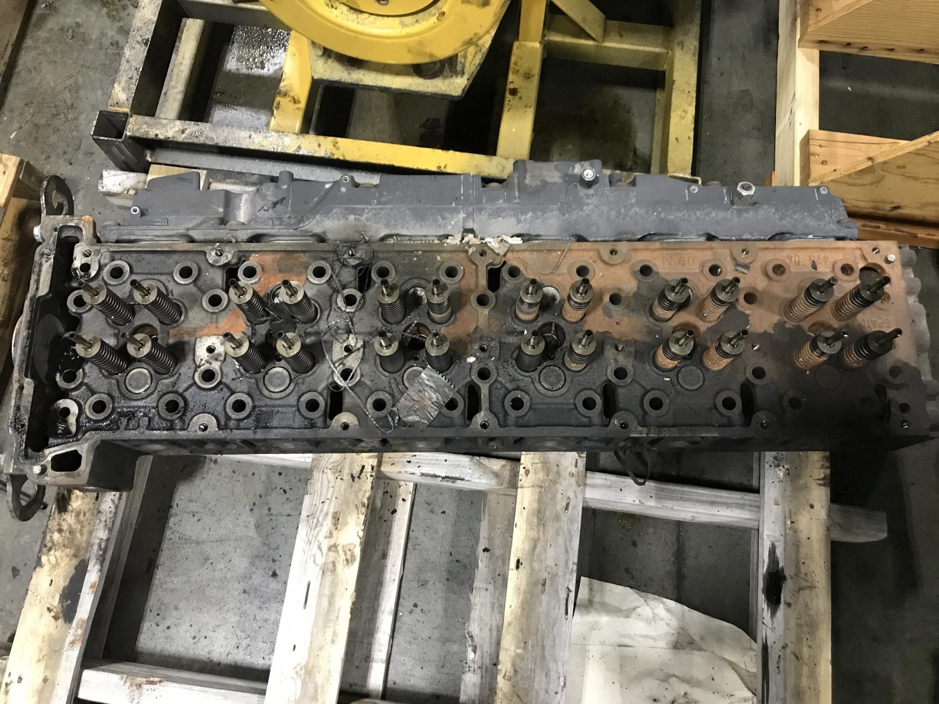 Detroit DD15 Engine Cylinder Head for Sale