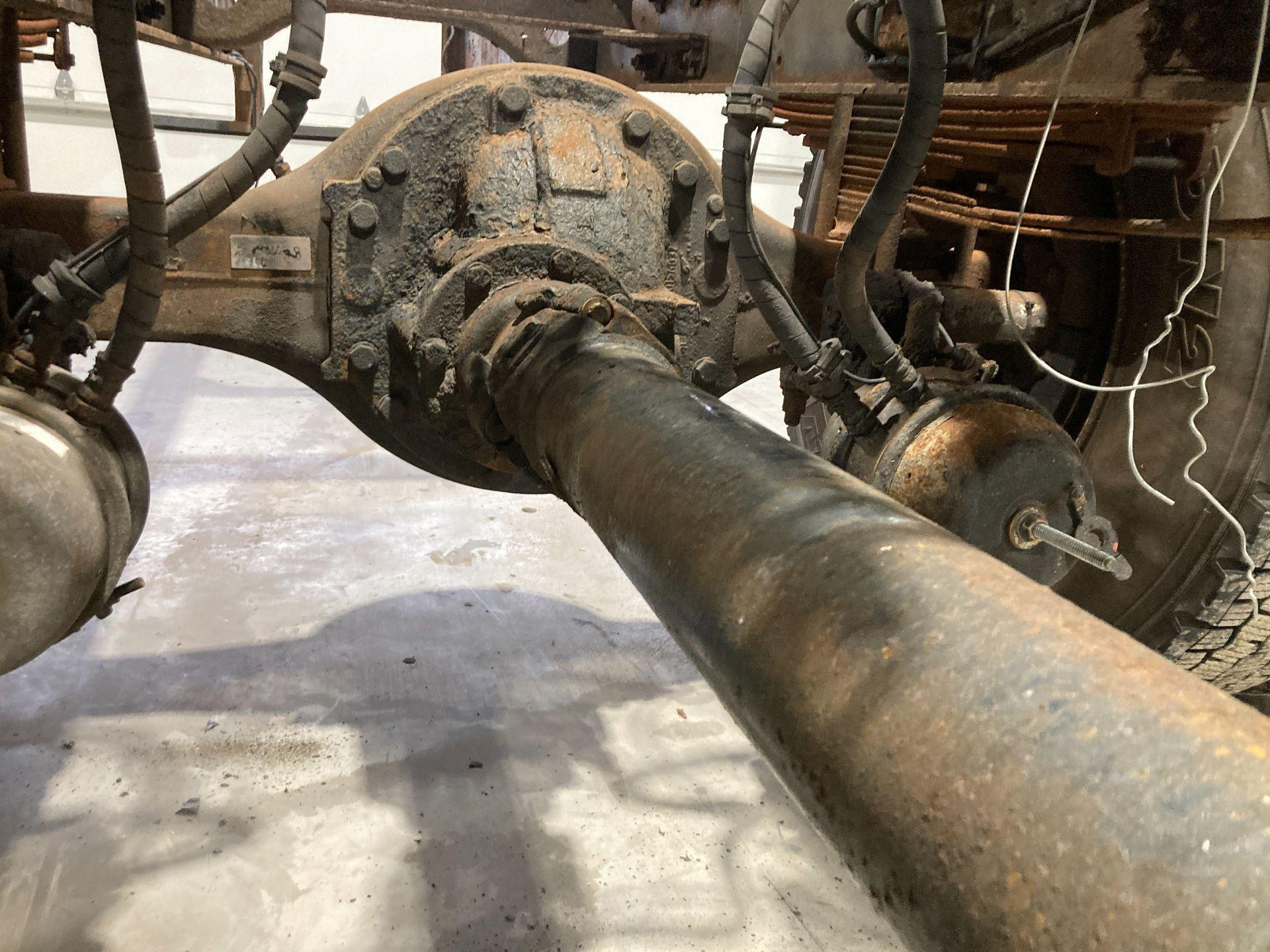 3200R1864 | Heavy Duty Semi Truck Rear Differential | Carrier Assembly for