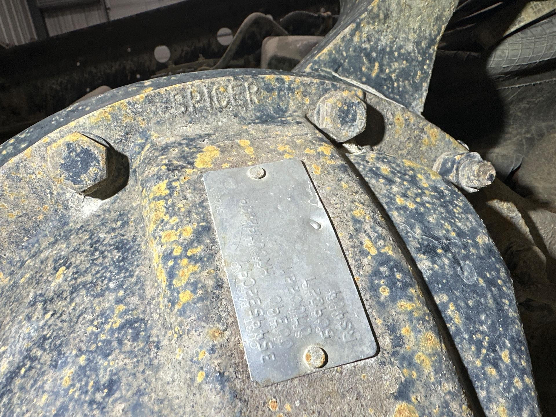 509327 | Eaton RS404 Rear Differential | Carrier Assembly for Sale